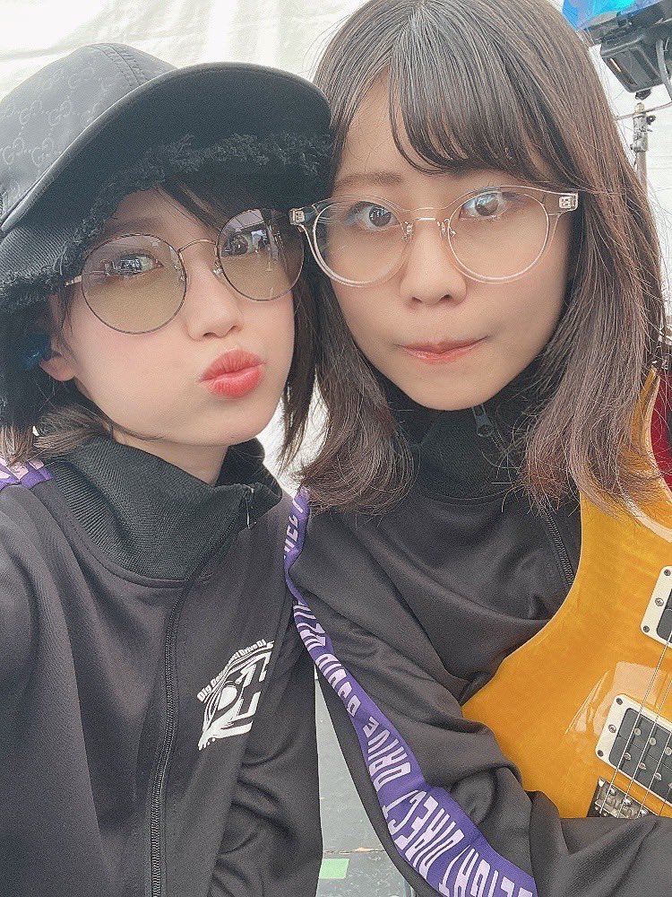 D4DJ(ディーフォーディージェー)公式 on Twitter: "RT @Sae_Otsuka: 明日は #D4FES_ALLIN ハッシュタグは、オールイン！ 相棒と👭相棒と🎸 身体中使っ ...