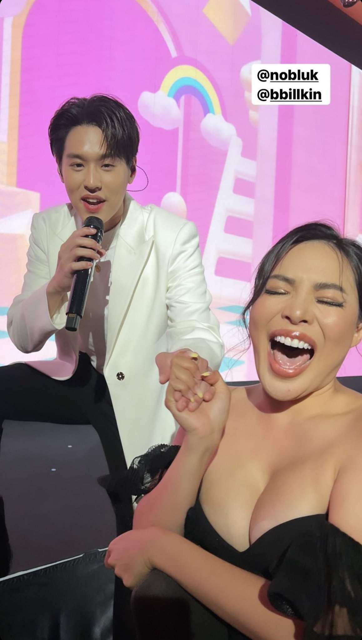 เราเด๋อนะ. on Twitter: "ภาพเล่าเรื่องหมดแล้ว 🤣 #bbillkin cr:nisamanee_nutt https://t.co ...