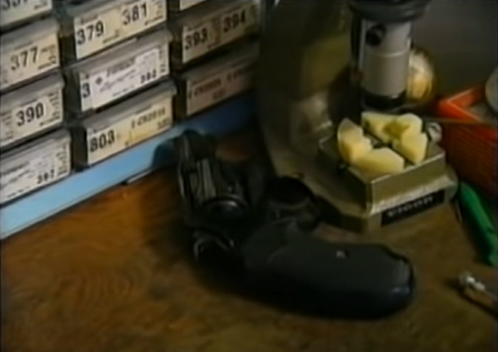 Thread: 1/10 Allow me to introduce you to Lance Thomas, a watchmaker ...