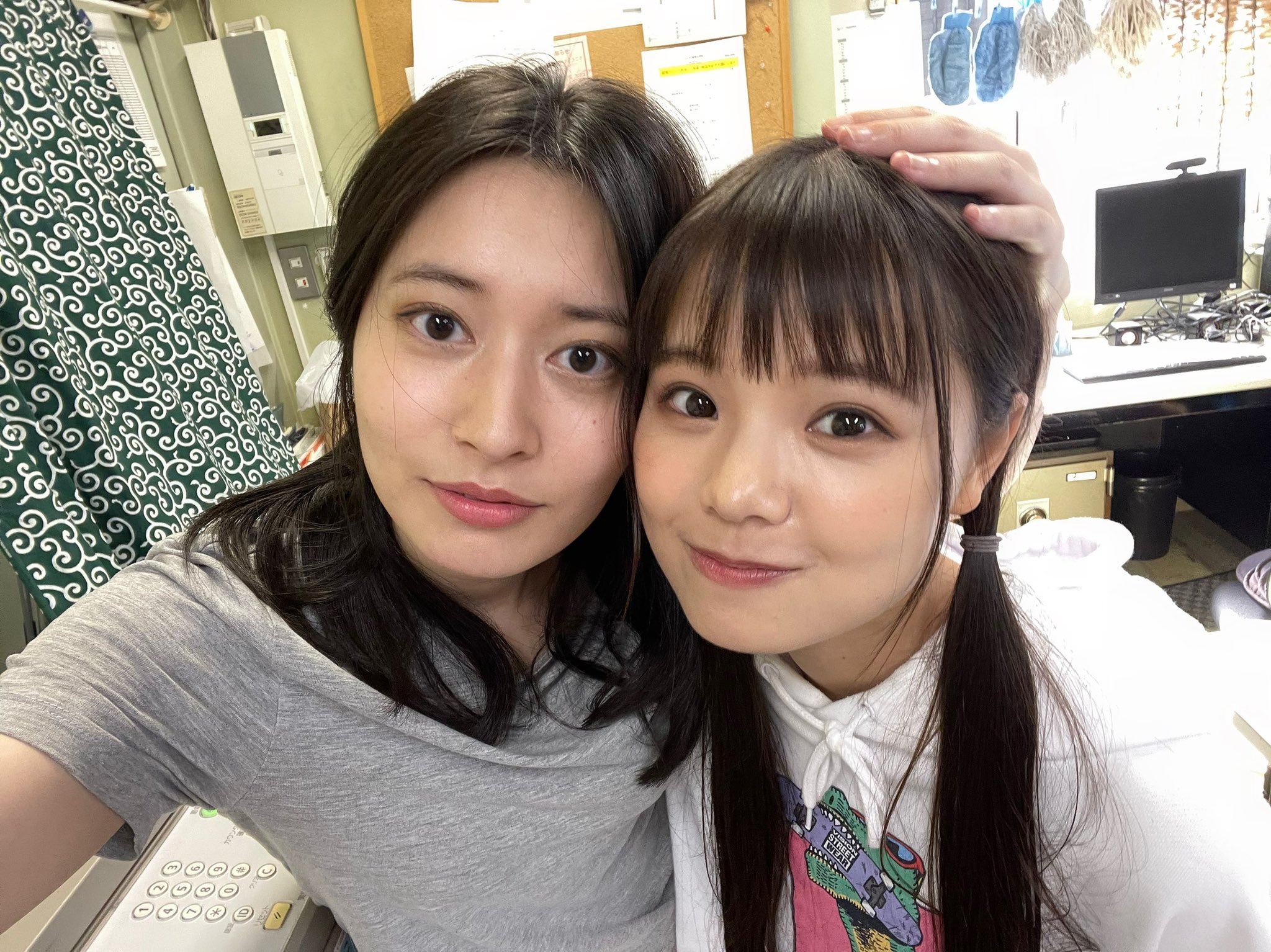 遥りさ(HARUKA RISA) on Twitter: "星降る学校、初日あけました！ 来てくださった方々ありがとうございました グッズ手に入れたよ報告嬉しい！ 明日もよろしくお願いします ...