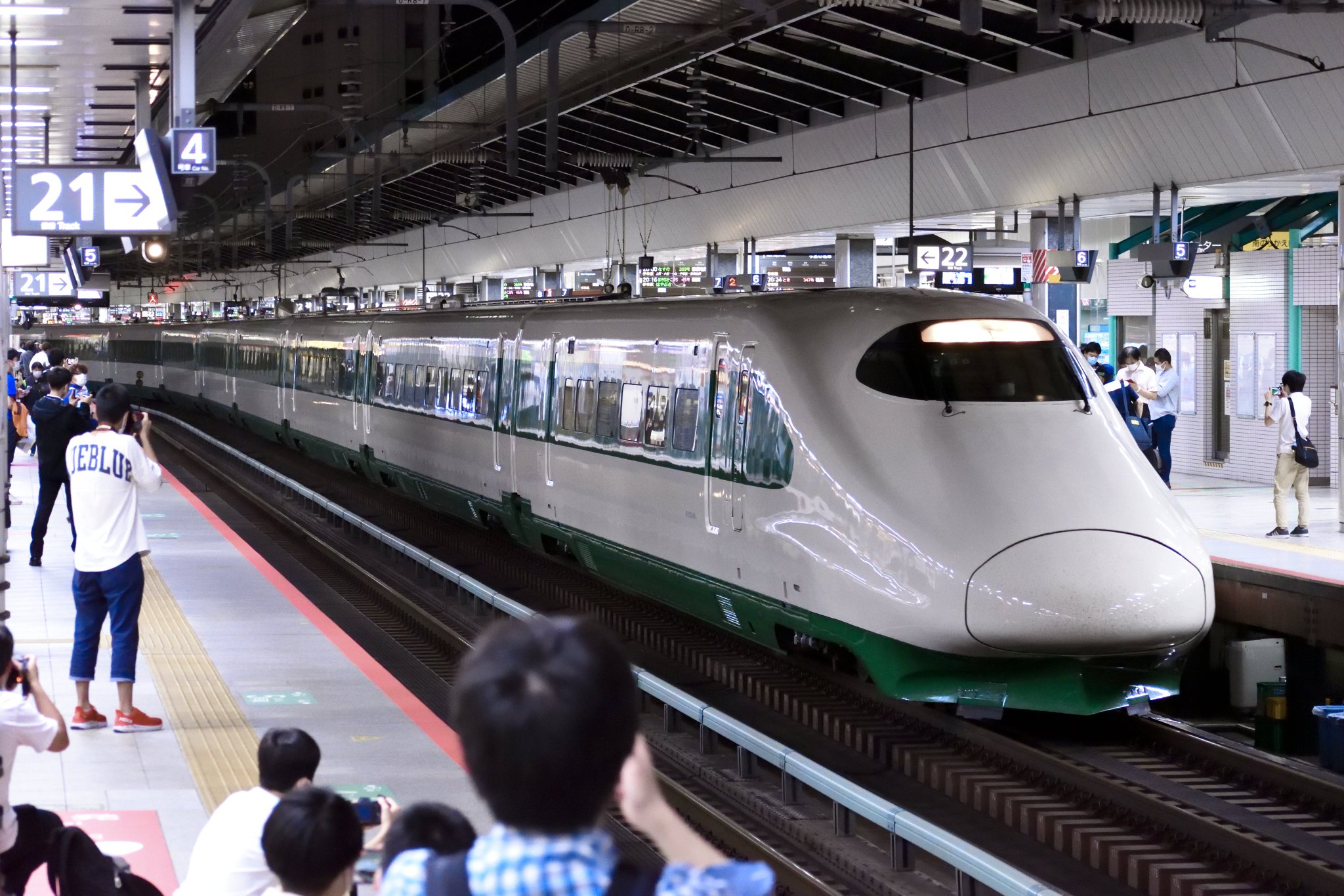 ろく五郎 on Twitter: "2022/06/09 E2系J66編成 人気ですね https://t.co/0sLPirpc9m" / Twitter