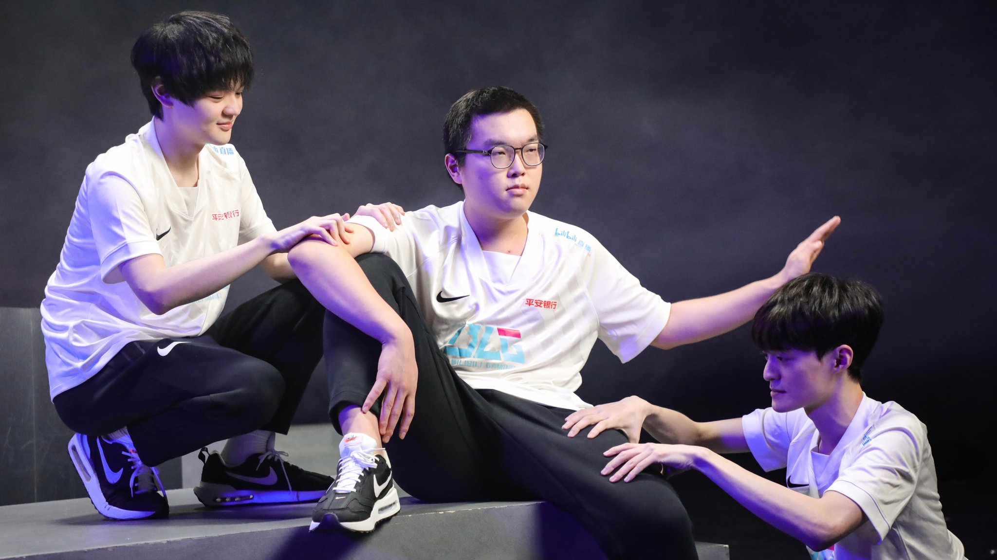 LPL Fanclub on Twitter: "Bin with his new team + Doggo with a cute ...