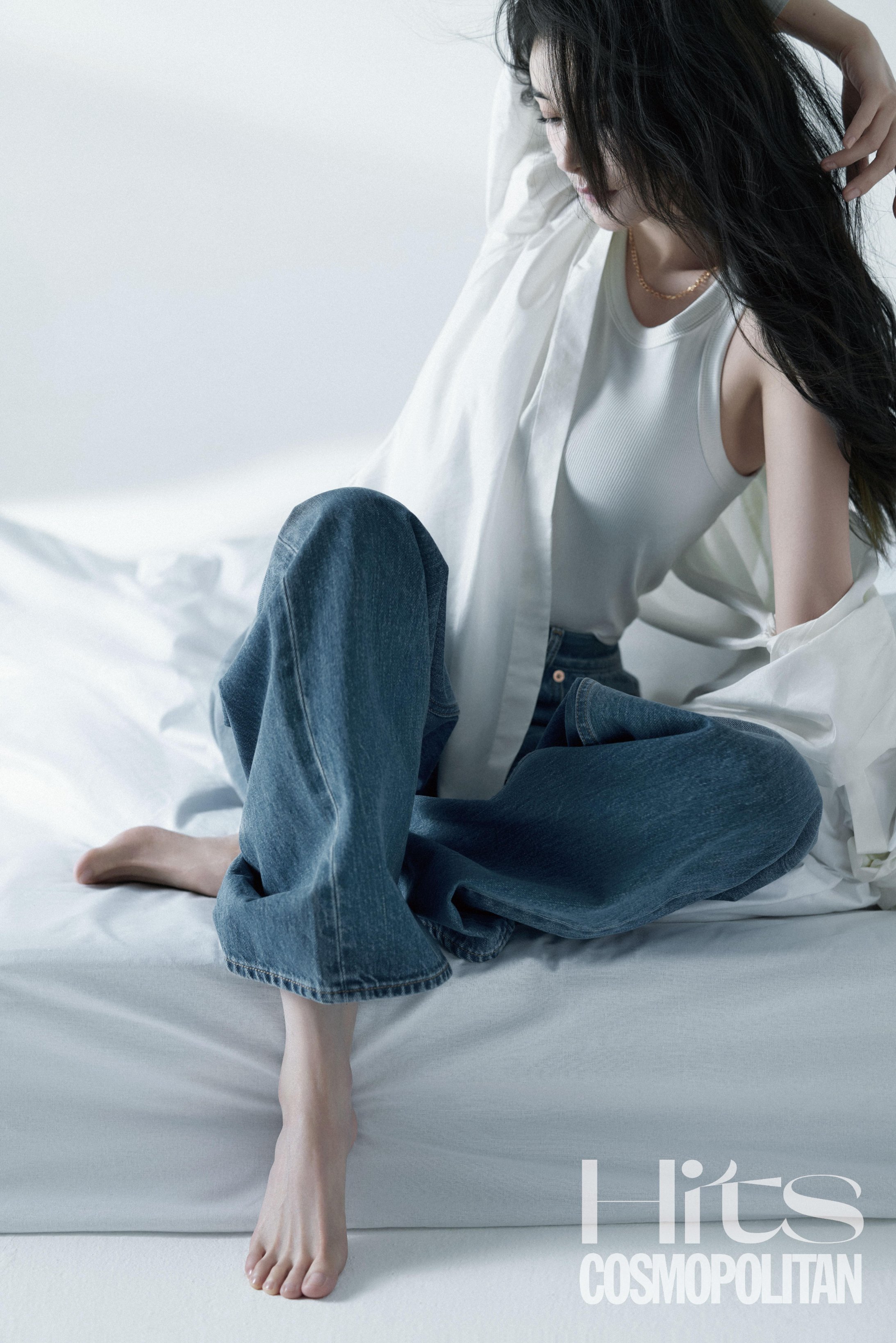 ntrwang on Twitter: "#杨幂 #裸足 https://t.co/oG3gUDUH8T" / Twitter