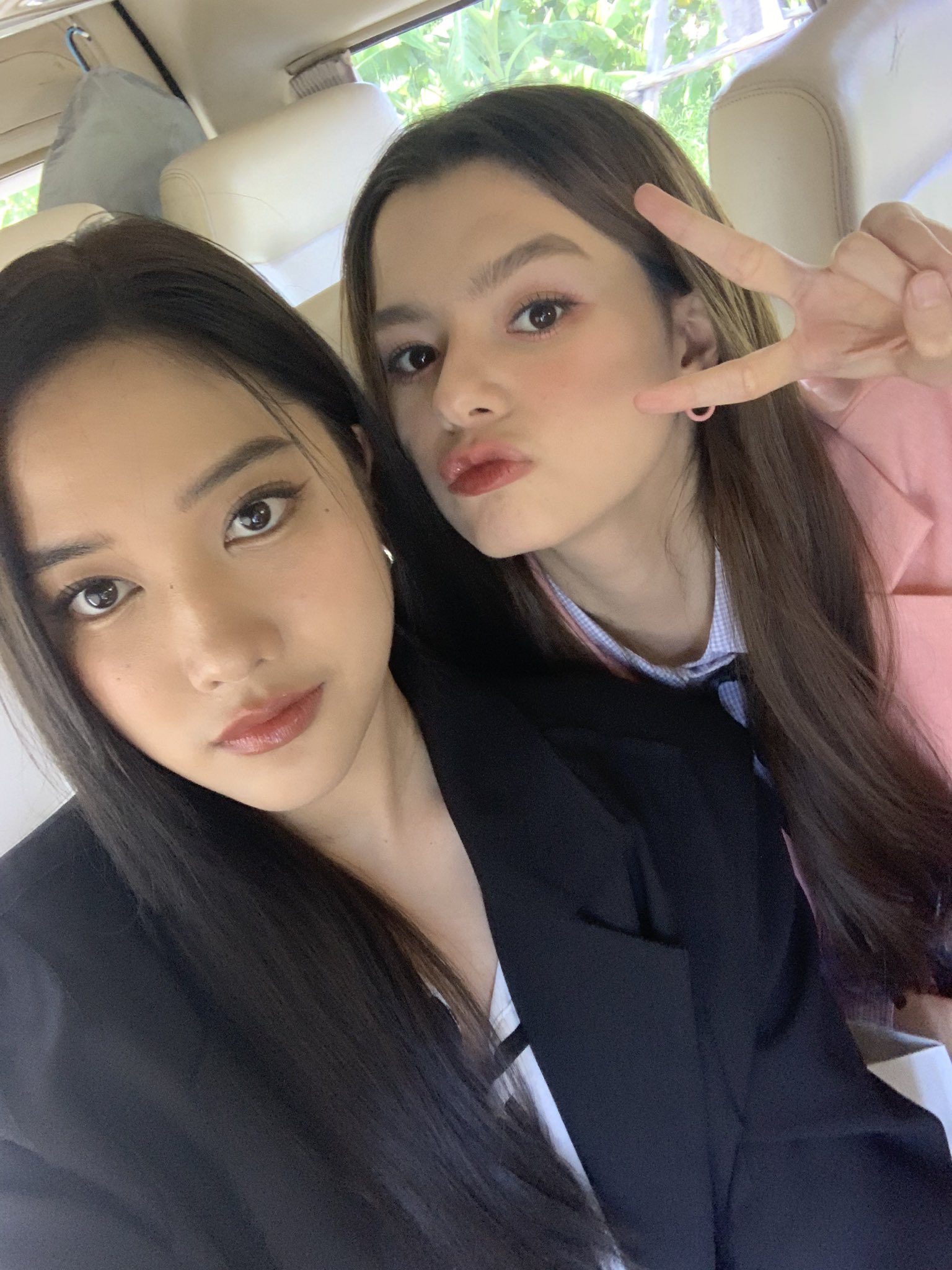 N' Becky (Luv u mami) on Twitter: "วันนี้มีคนมาทาลิปให้😌💄 #IN2ITXFreenBecky https://t.co ...