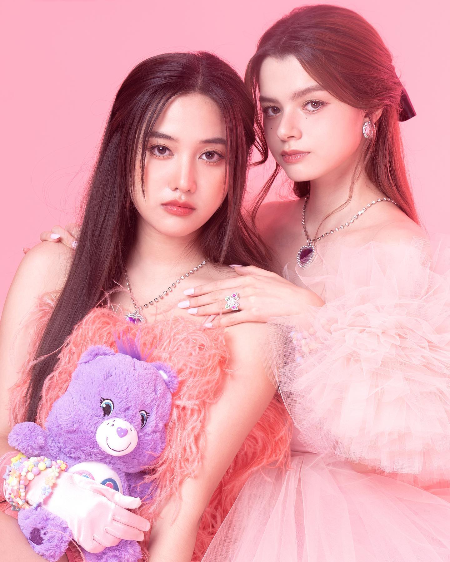 FreenBecky INTL Fanclub on Twitter: "[IG] 300522 - 711.seveneleven update with Freen and Becky 🔗 ...