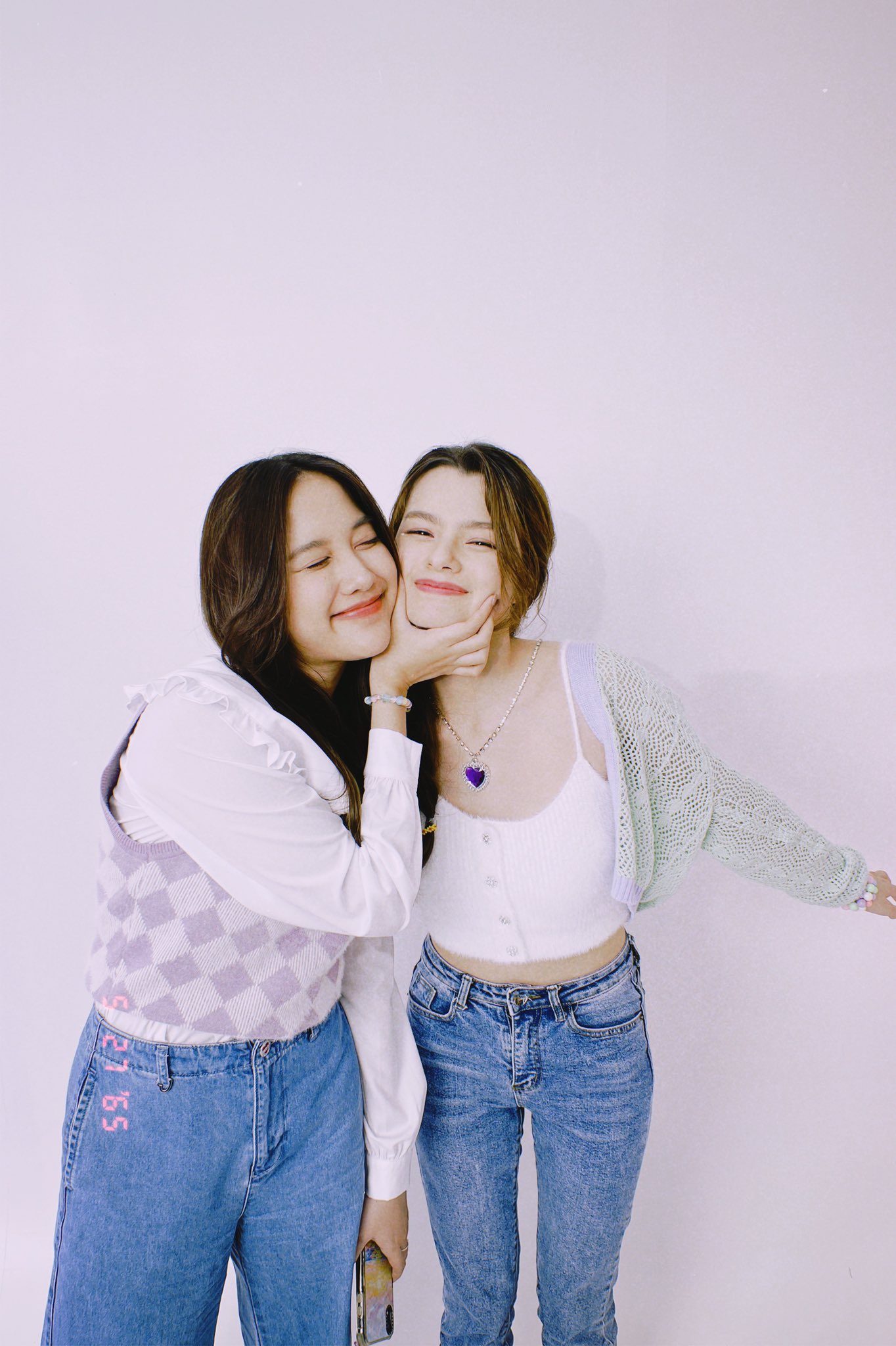 N' Becky (Luv u mami) on Twitter: "ขอหอมแจ้มได้มั้ยยยยยย😚 #ฟรีนเบค https://t.co/lNaYccmDoA ...