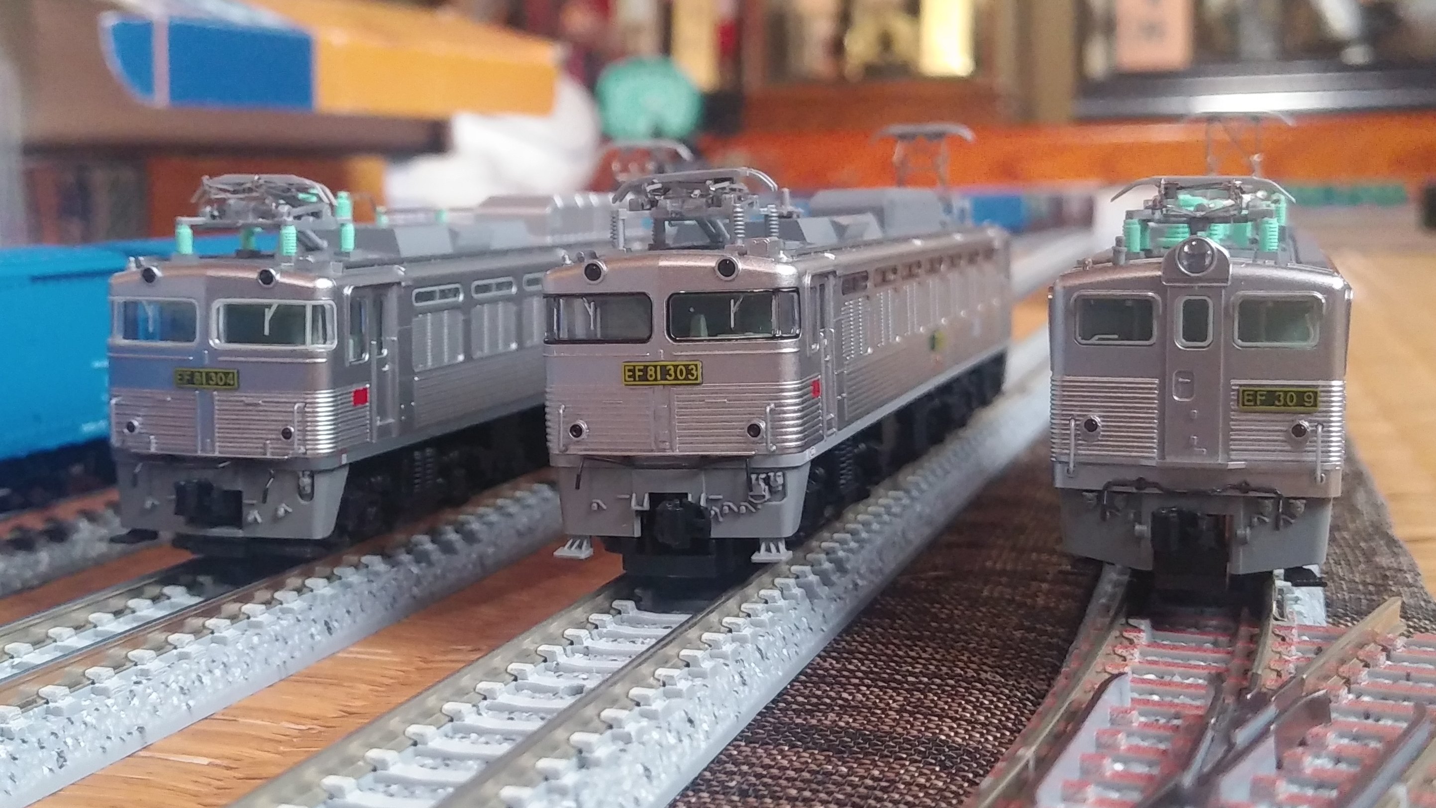 モコモコなかたい＠Nゲージ815系制作中 on Twitter: "今日のメイン EF66-117+ワム38000 銀釜3兄弟 青と銀の貨物組は本当に格好良い あとEF66-100とEF81 ...