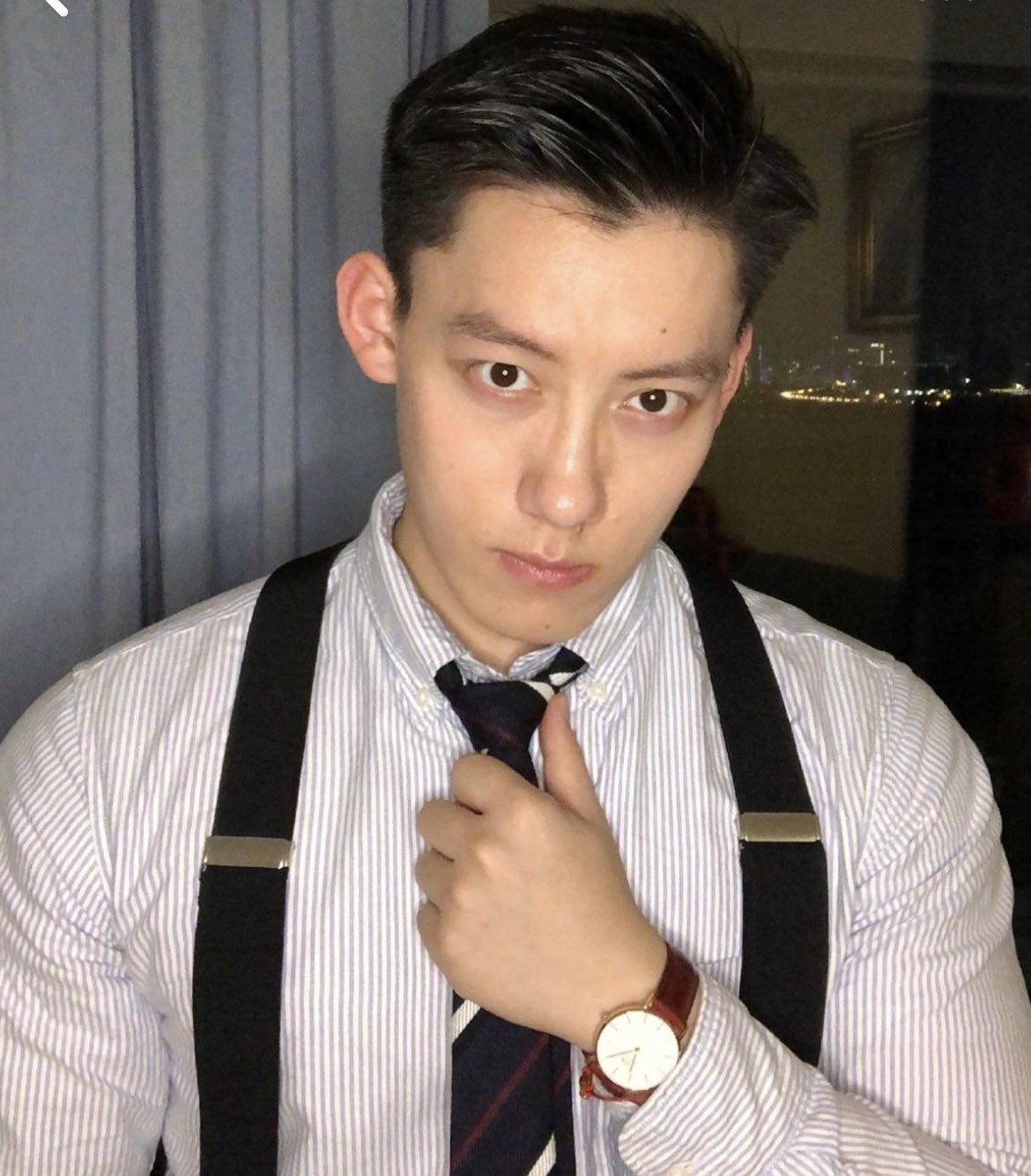 探探优质直男 On Twitter No62 人在洛杉矶的帅哥直男。洗一下眼睛!穿衬衫可以看出健壮的身材 微微吐出舌头 你能不动心吗?直男 帅哥 调教直男
