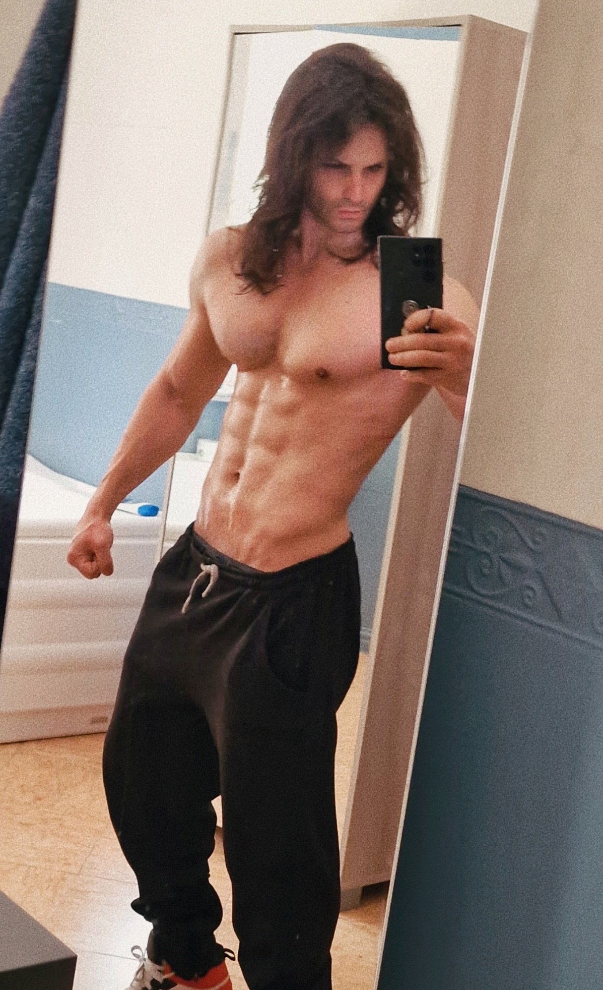 Taryn (Amon 😈) on Twitter: "!!! Back home, back on the Grind 💪 https://t.co/N5h7OzG0G7" / Twitter