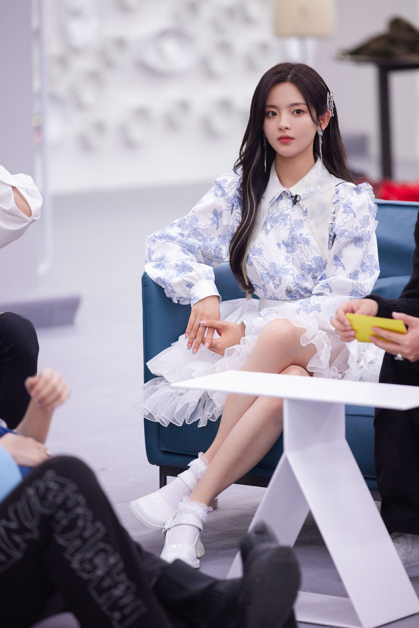 ntrwang on Twitter: "#杨超越 #白袜 带蕾丝花边儿的白袜！ https://t.co/g8yl34pHHW" / Twitter