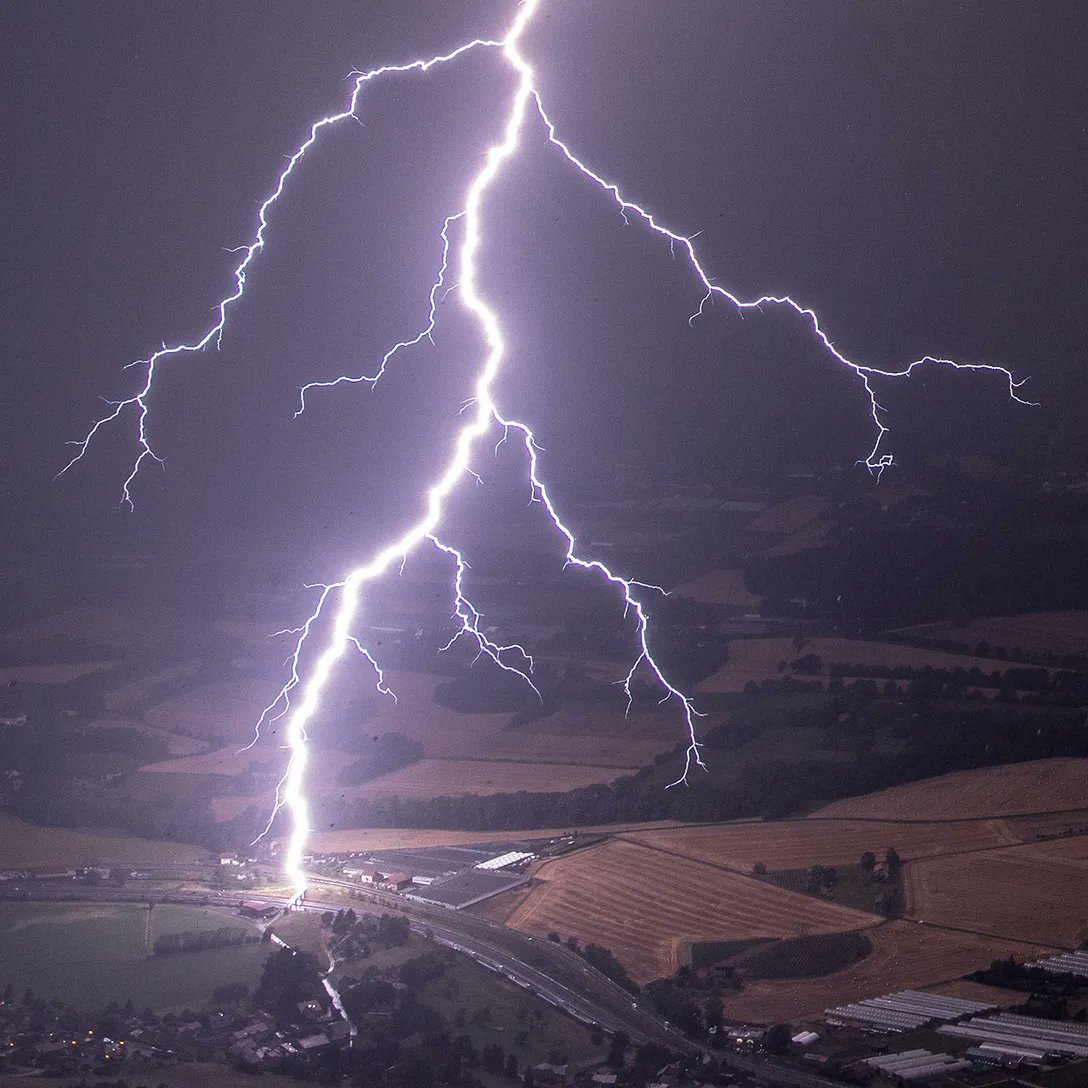 Lightning Strike Close