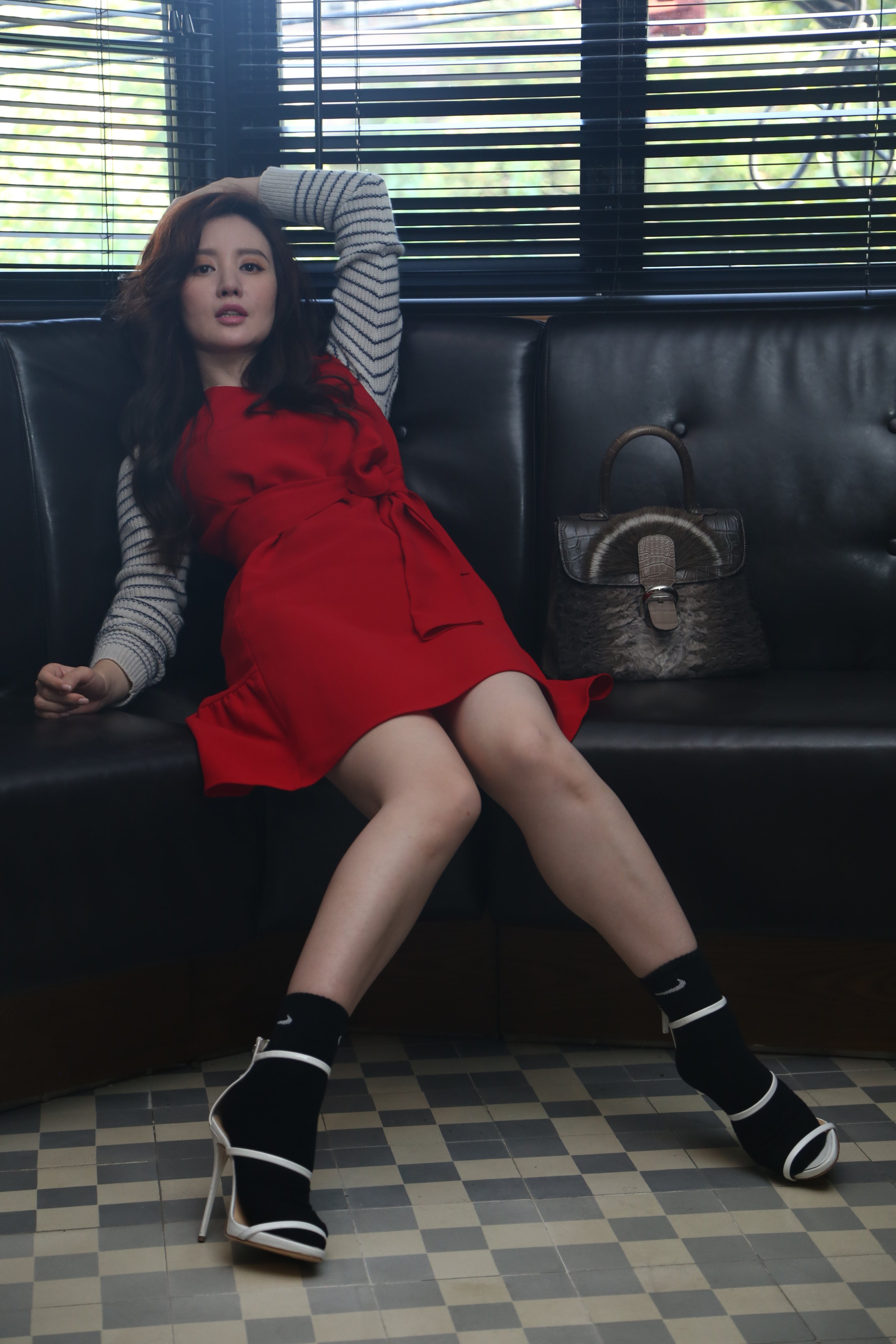 明星生图 长期网址 sc8.life on Twitter: "分类：最新32区 编号25 张萌 红色短裙+紧牛长靴 等室内写真3组 157张 https://t.co/zi8BOMDaaD ...