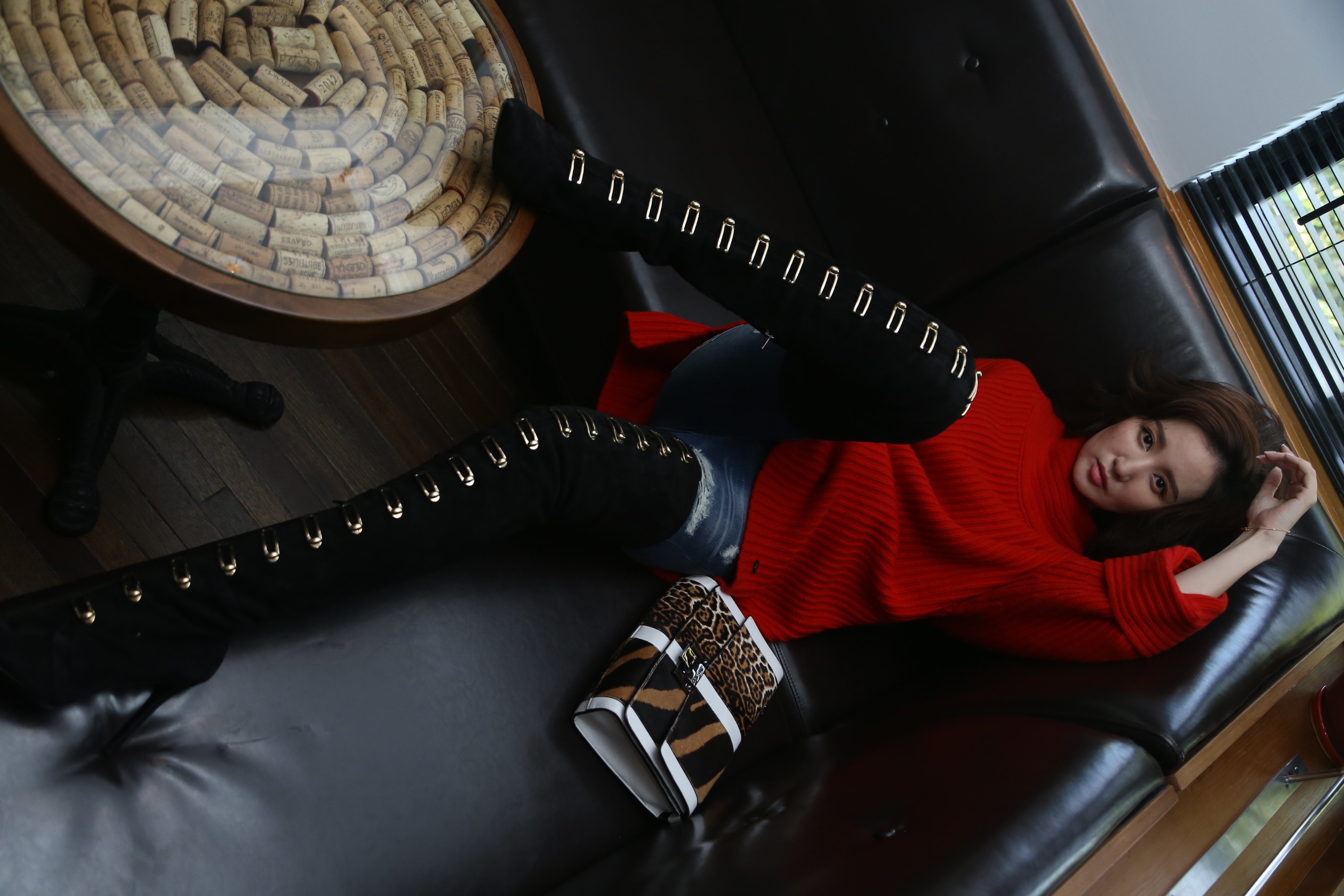 明星生图 长期网址 sc8.life on Twitter: "分类：最新32区 编号25 张萌 红色短裙+紧牛长靴 等室内写真3组 157张 https://t.co/zi8BOMDaaD ...