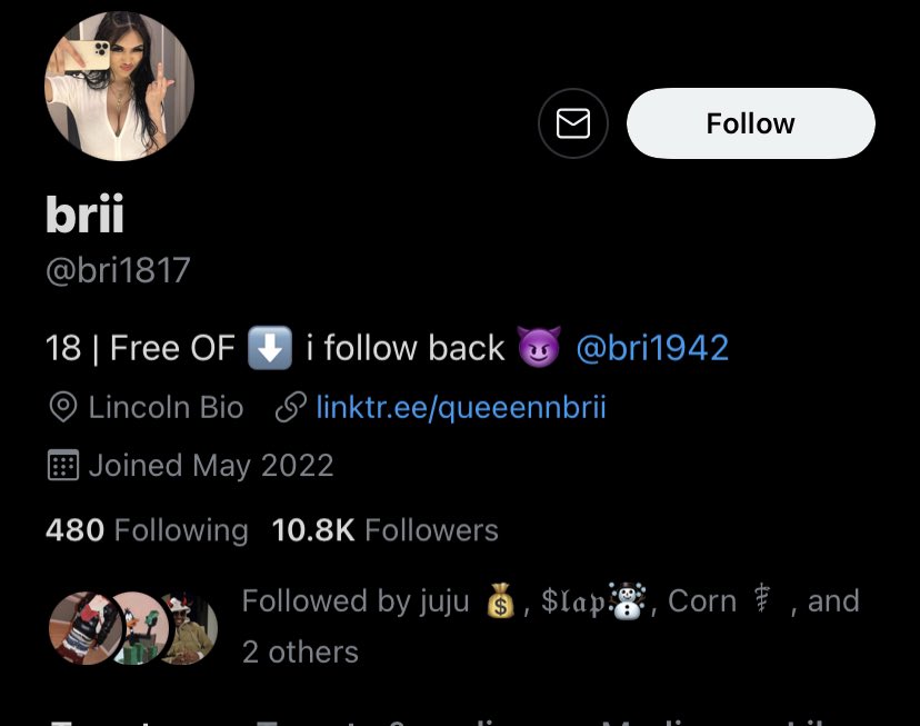 ℝ𝕖𝕤 🧪 on Twitter: "Feel like the squad follow this mf just to make fun of her https://t.co ...