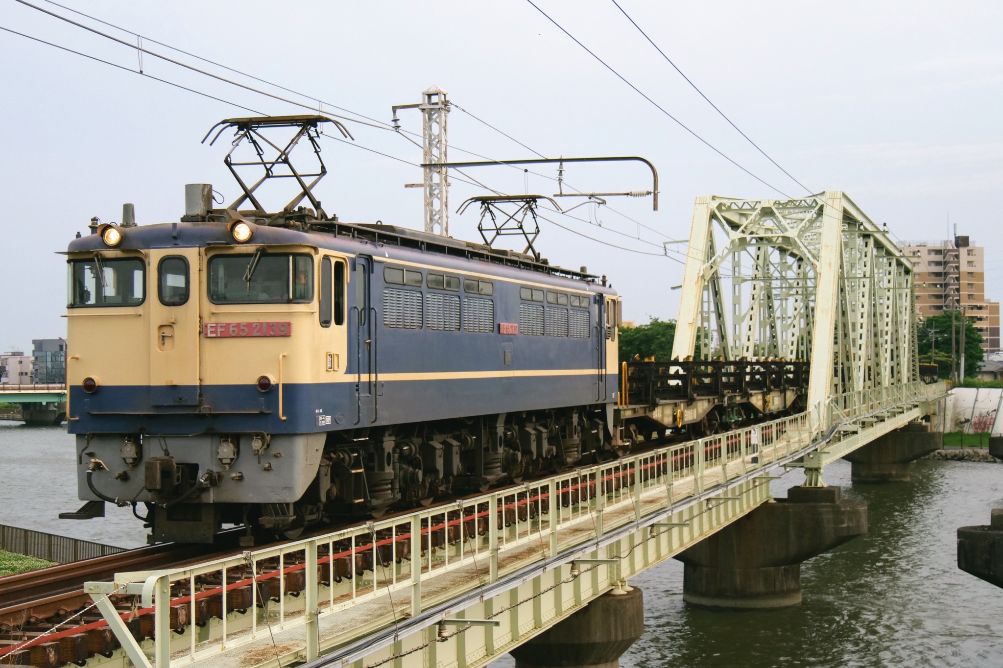 DISCOVER＞＞ー＞JAPAN on Twitter: "2022/6/1 8086レ 日鐵チキ返空 EF65 2139+チキ5500 9B https://t.co/uCLqBhzihc ...