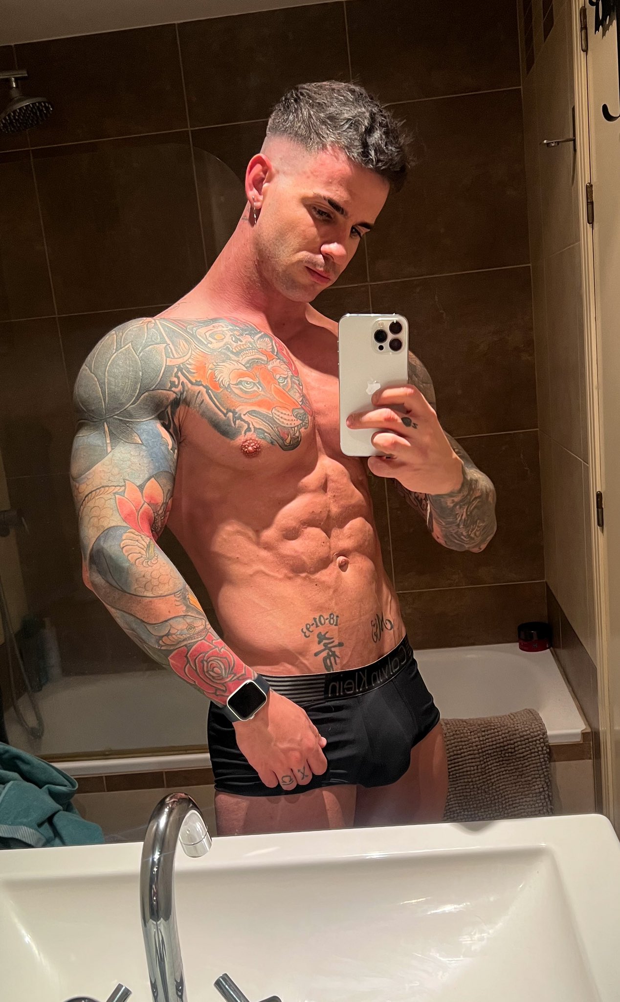 Alex Bueno on Twitter: "Black https://t.co/mNFzK9fdHB" / Twitter