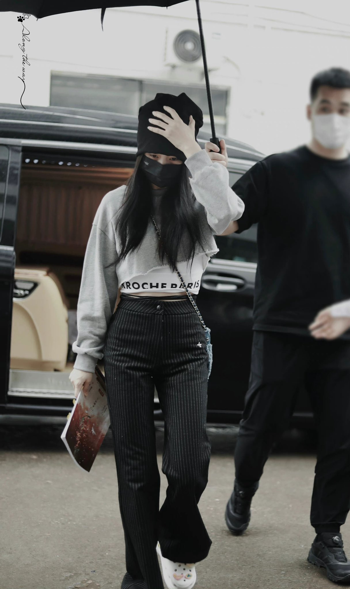 bailu 白鹿 on Twitter: "220602 — fansite update 🌊 © Alongtheway妍途·白鹿 going to work 💼 | bailu as ...