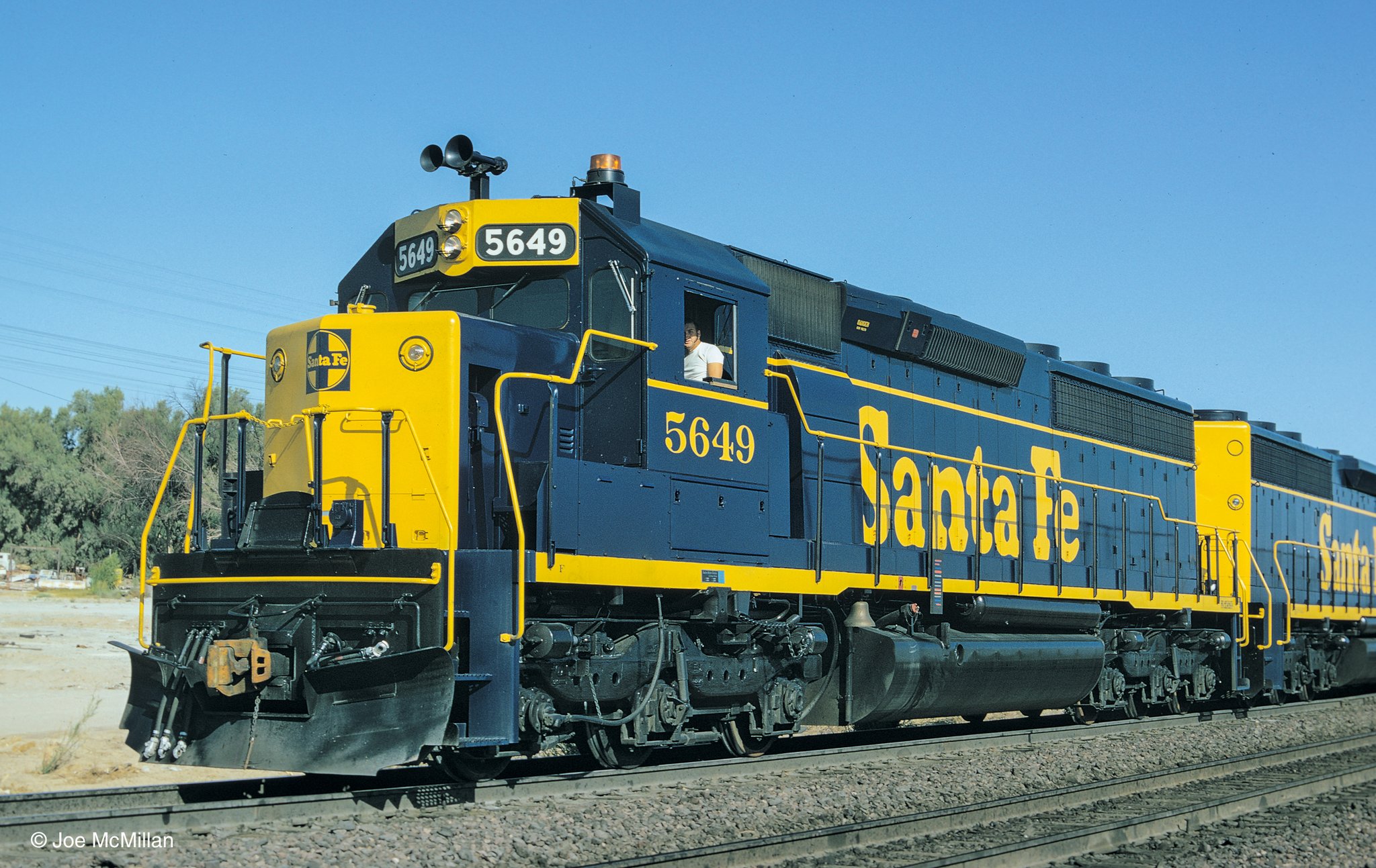 QStation on Twitter: "Brand New Month-old Santa Fe 5659 - an EMD SD45-2 - is at Needles ...
