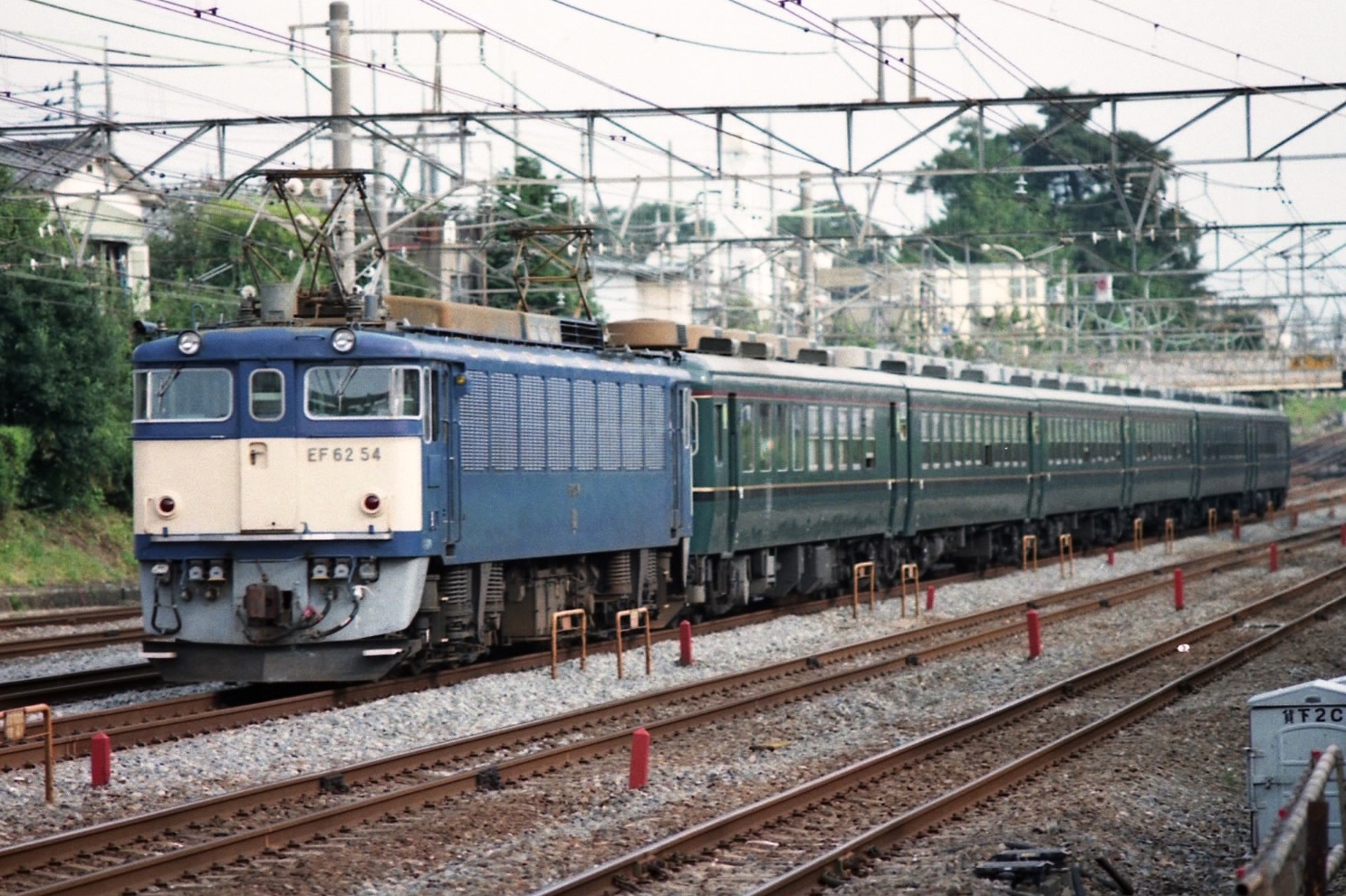 北鉄⭐️⭐️⭐️ on Twitter: "#EF62の日 #EF6254 #碓氷峠鉄道文化むら で保存されているラストナンバーの54号機。2度目の塗装替えをしたジョイフルトレイン白樺Ⅲを牽引 ...