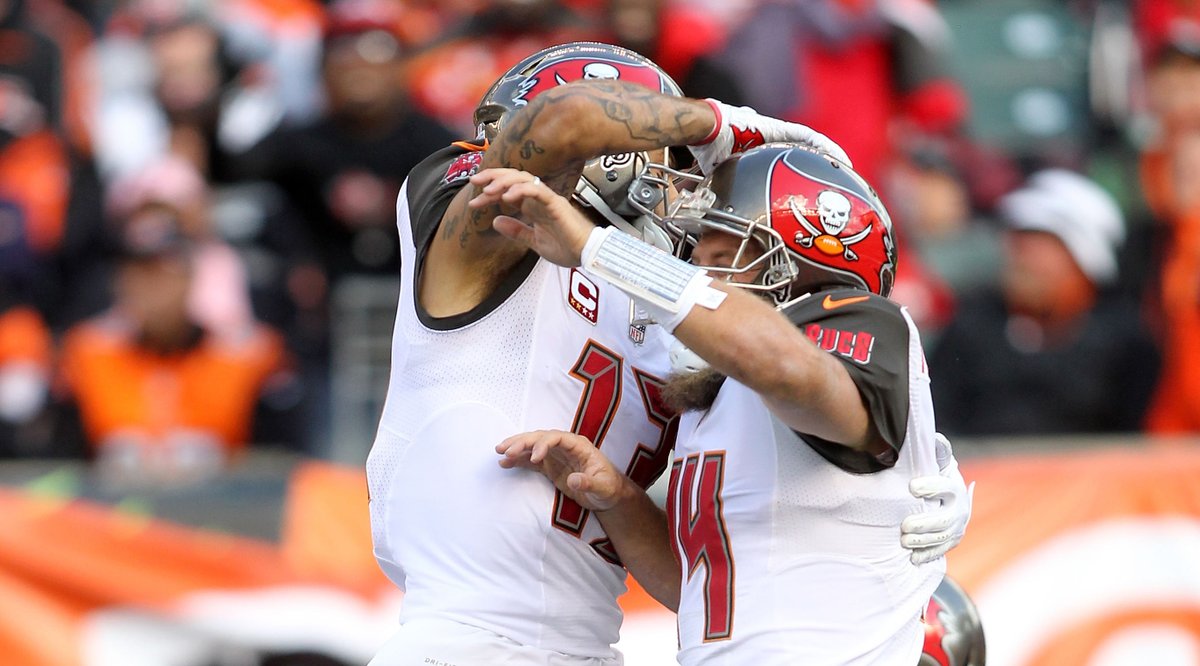 Ryan Fitzpatrick has a wild list of players he's completed a pass to ...