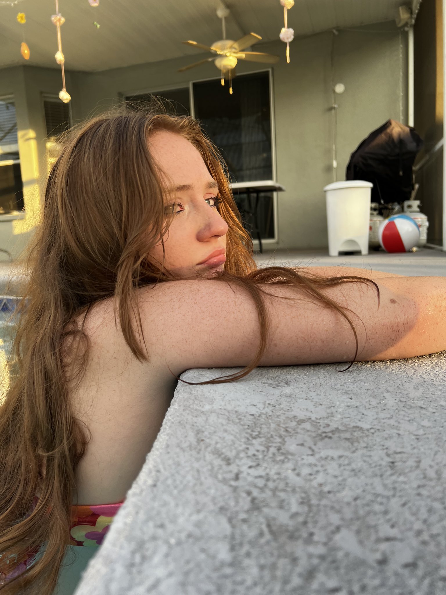 abby on Twitter: "me crying bc i hate all photos of me https://t.co/9rWGmebYaM" / Twitter