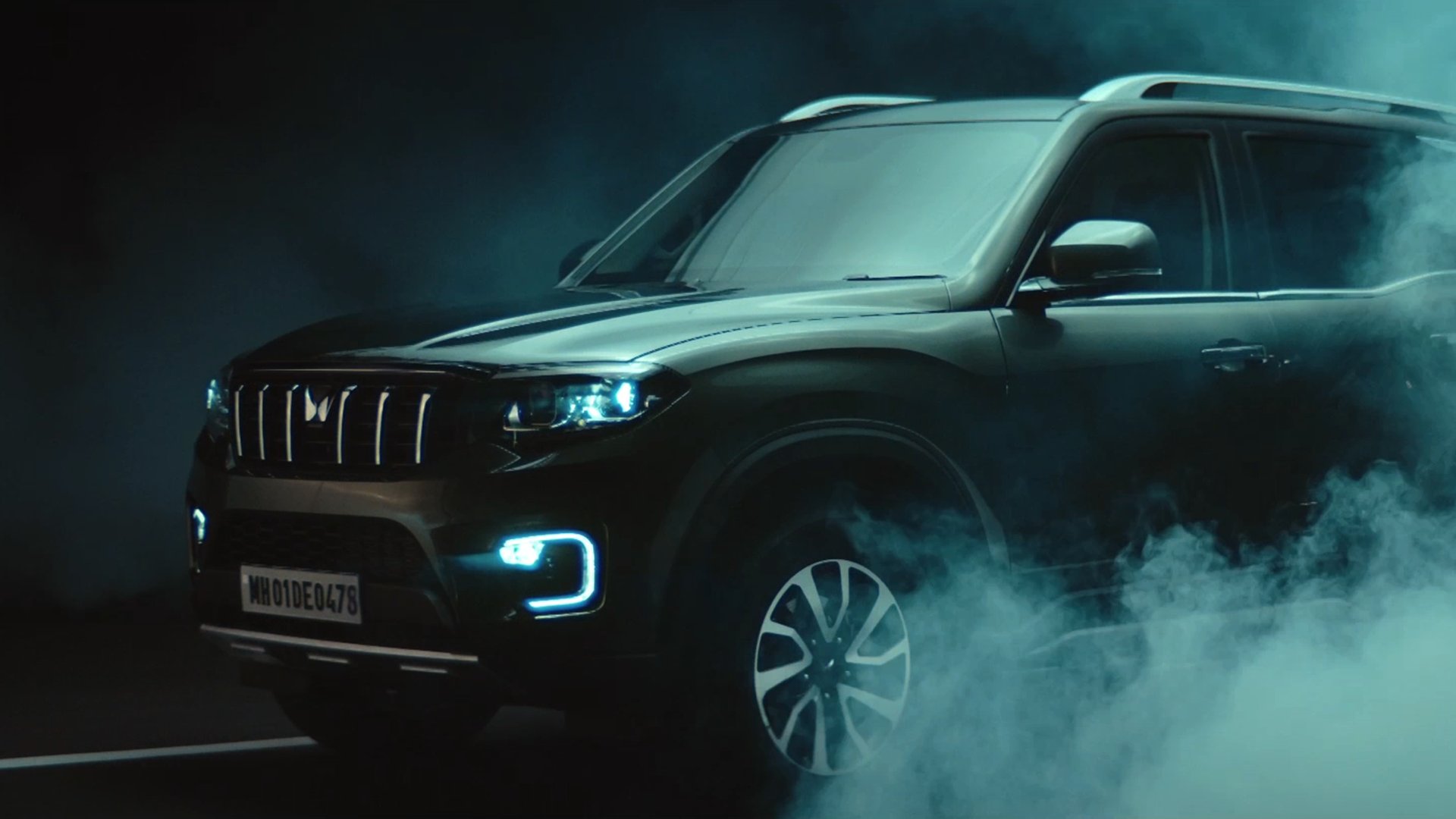 Mahindra Scorpio Black Wallpaper