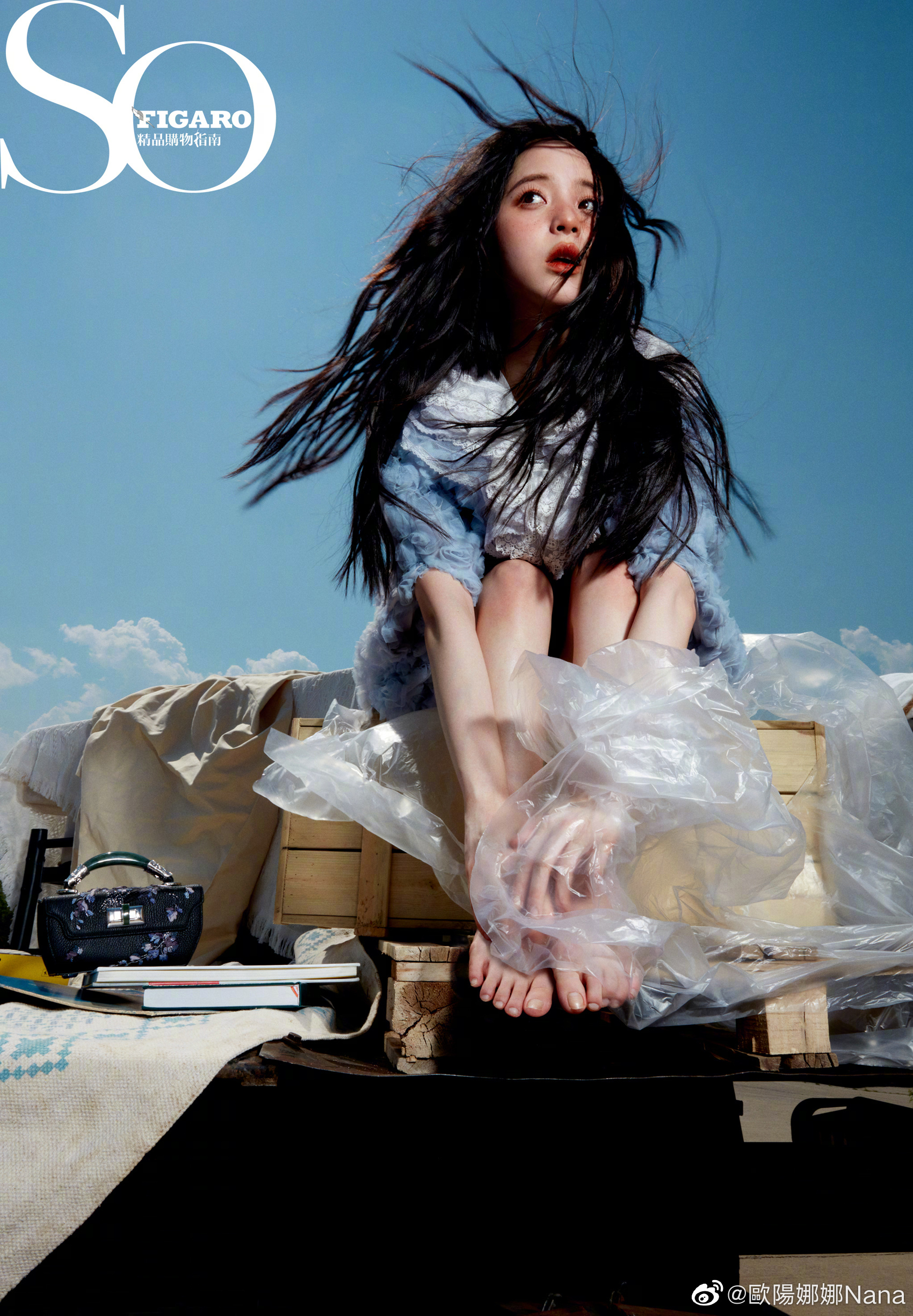 ntrwang on Twitter: "#欧阳娜娜 #裸足 过年了！过年了！这组封面照、简直是！ 不知道是谁策划的这组拍摄、太棒了！哈哈哈！是足控们最好的节日礼物！🎁 甭管这个那个的、节日 ...