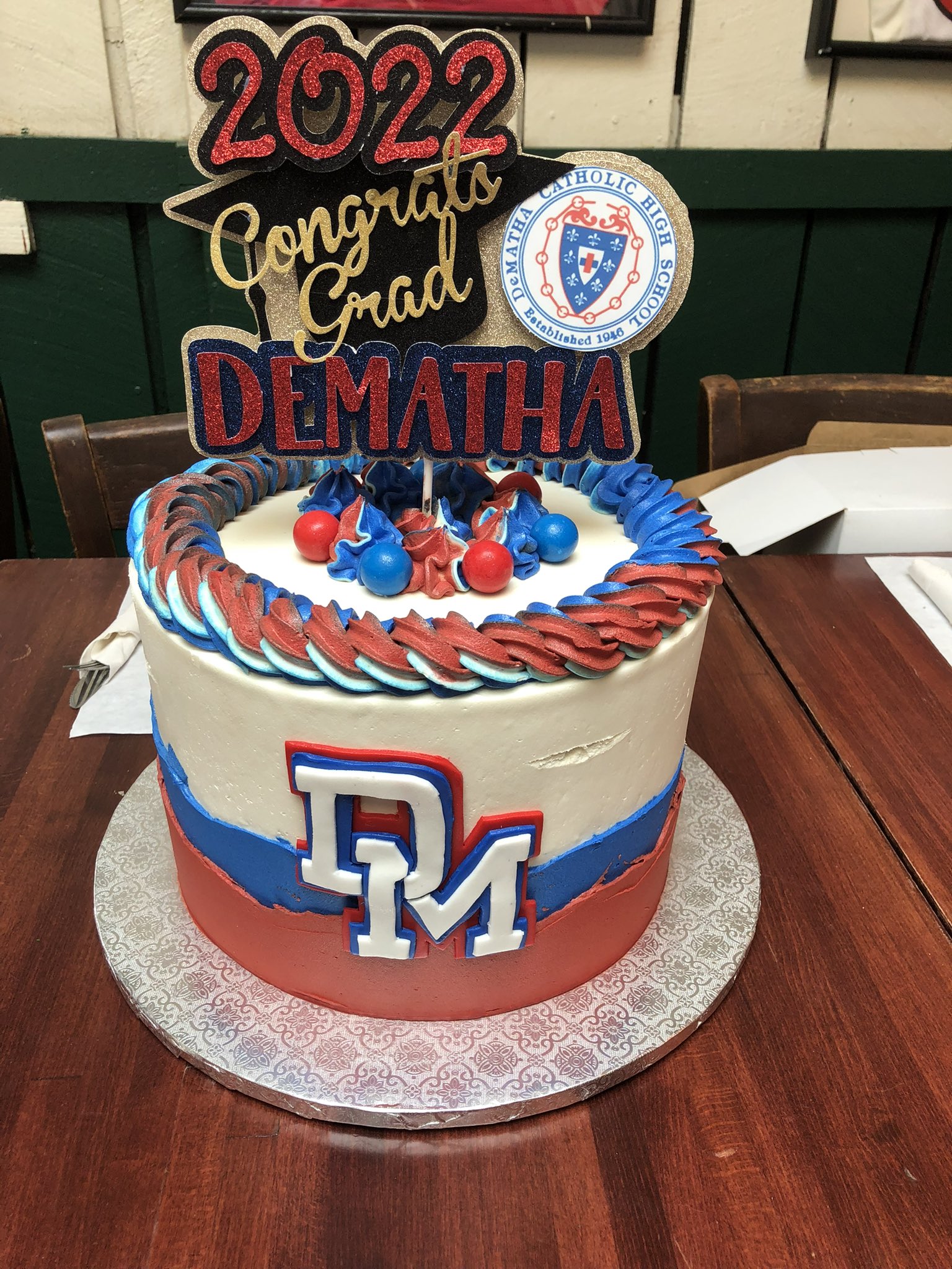 High School Graduation Cake Ideas 2022