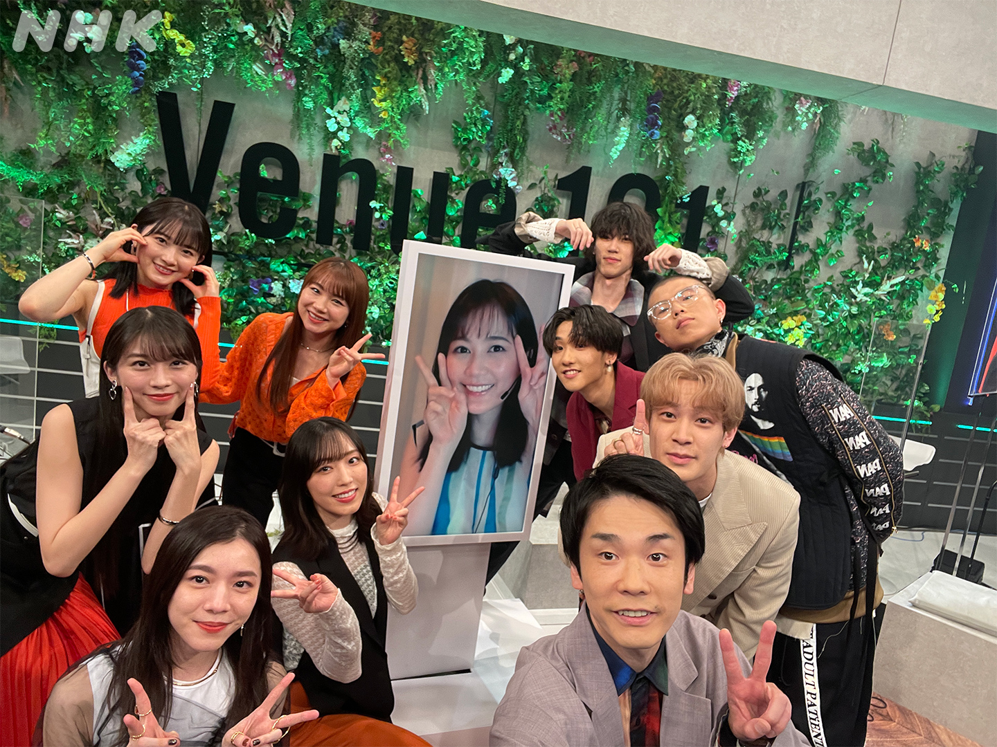 Venue101 on Twitter: "⚡️#Venue101 放送終了⚡️ お疲れ様でした～ な 本番終了後の記念写真を公開🤳 🌃#新東京 🍁#milet ☕#モーニング娘22 🌷#生田 ...