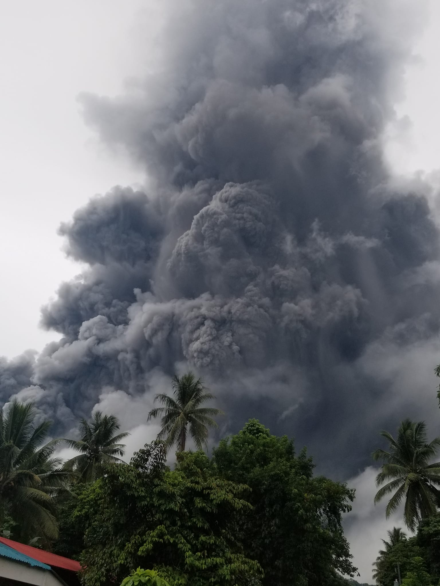 Inquirer on Twitter: "LOOK: Bulusan Volcano in Sorsogon province spewed ash in a phreatic ...