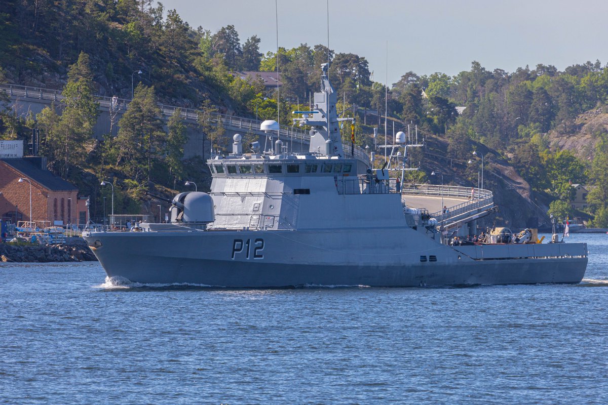 Took up an observation post at Lidingö and enjoyed the sun as well as ...