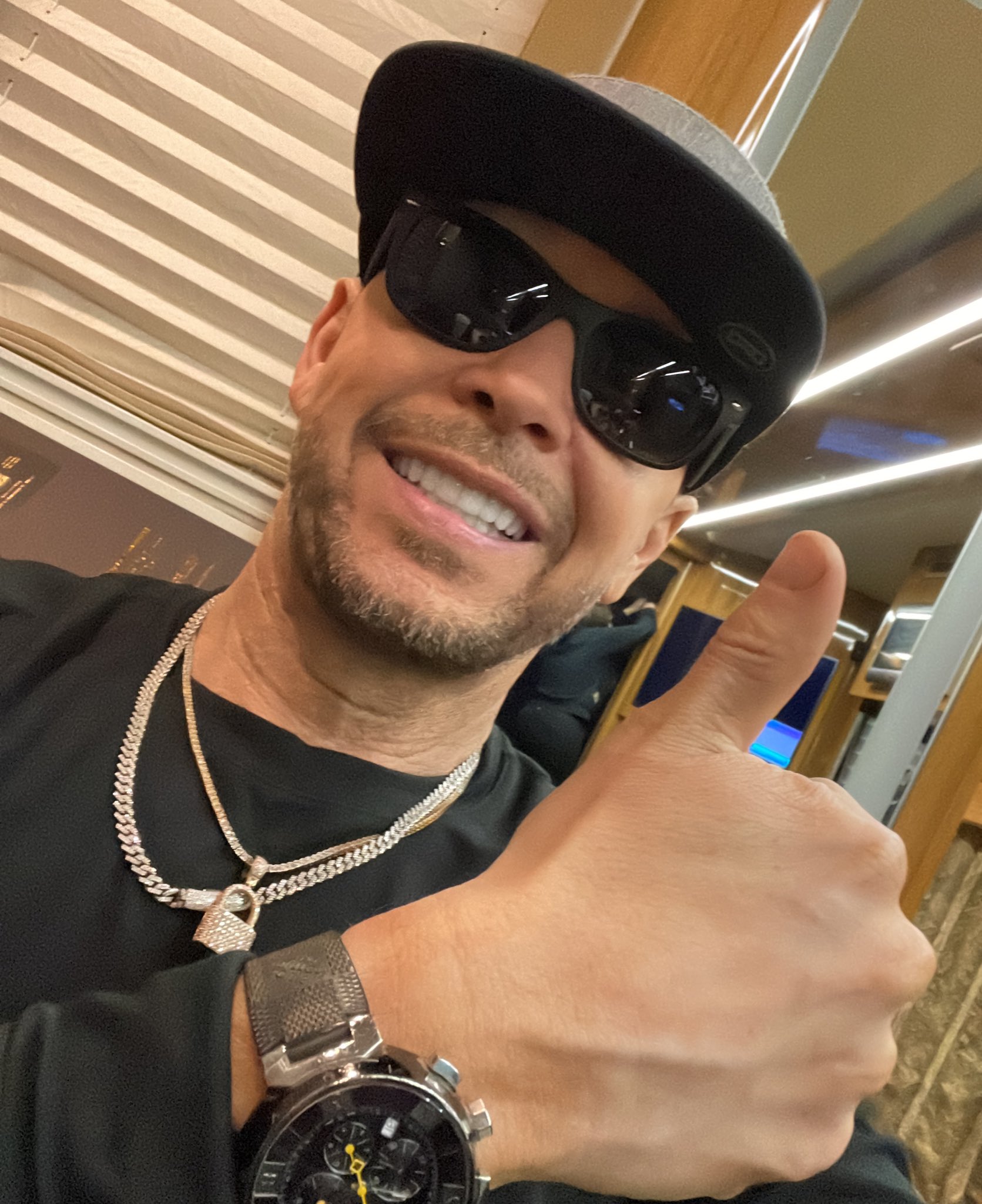 Donnie Wahlberg On Twitter Too Intense In The Dressing Room — Had To