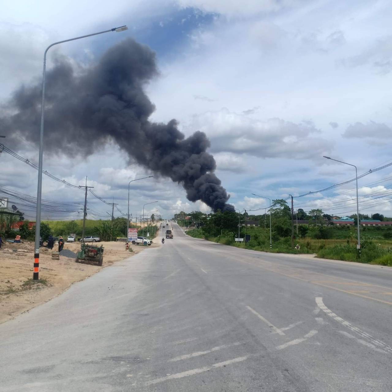 JS100 on Twitter: "14.35 เพลิงไหม้โรงงานผลิตเฟอร์นิเจอร์ นิคมพัฒนา ซอย 11 อ.นิคมพัฒนา จ.ระยอง ...