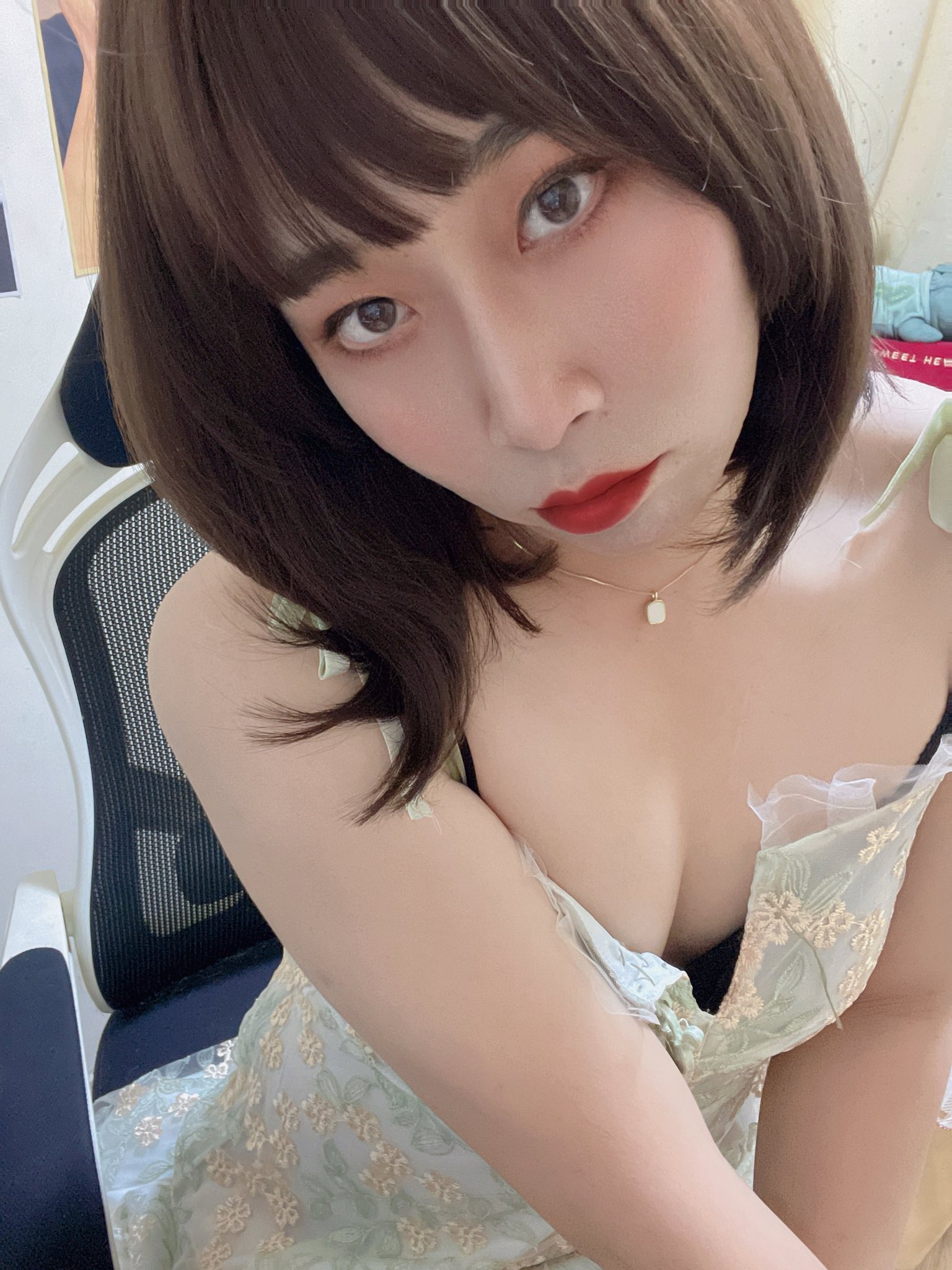 chika on Twitter: "RT @Cdmoran: 要我穿着丝袜给你足交么？💗 丝袜来自@limerencem 《维纳斯》 #伪娘 #反差婊 #丝袜 https://t.co ...