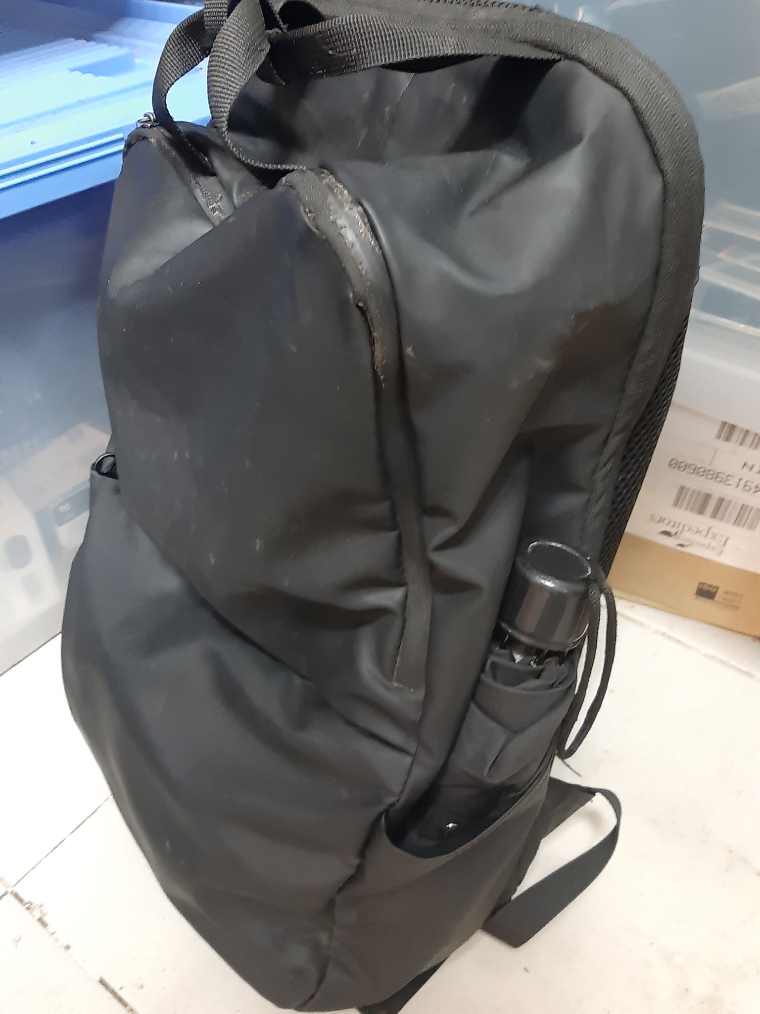 EDDZ C. (エド) on Twitter: "@wni_live 傘はいつもバッグのサイドポケットに入れ、置き忘れる心配がないようにしています。 @フィリピン バターン州 https ...