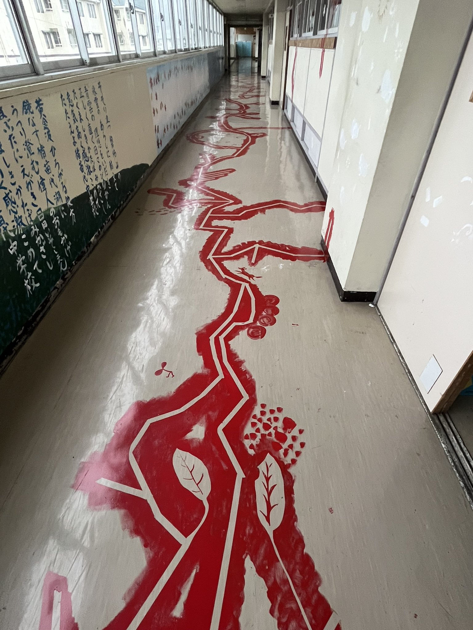 asaiyusuke on Twitter: "福島、猪苗代中学、校舎改築に伴い縦壊しとなる構内に300人でワークショップ、疲れたーけど、楽しかったー！ https://t.co ...