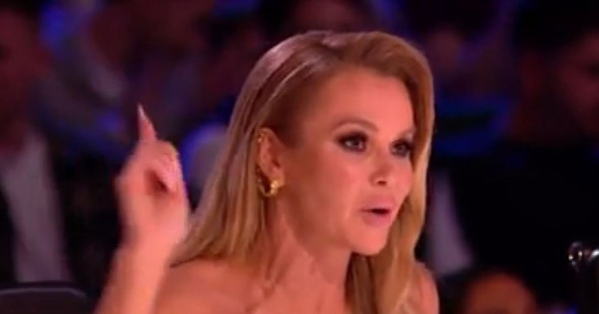 Daily Star On Twitter Amanda Holden Wows In Gaping Floral Two Piece
