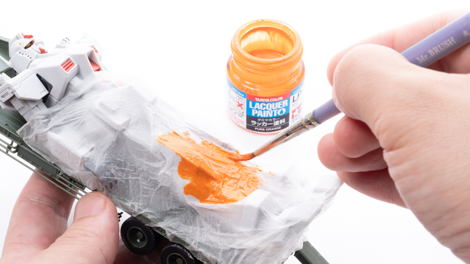 nippper.com on Twitter: "紙、固めたいですよね！そんな貴方にカミカタメール。紙がみるみる固まって、プラスチックみたいにカッチカチ！布っぽいものを造形したい時、紙に塗装を ...