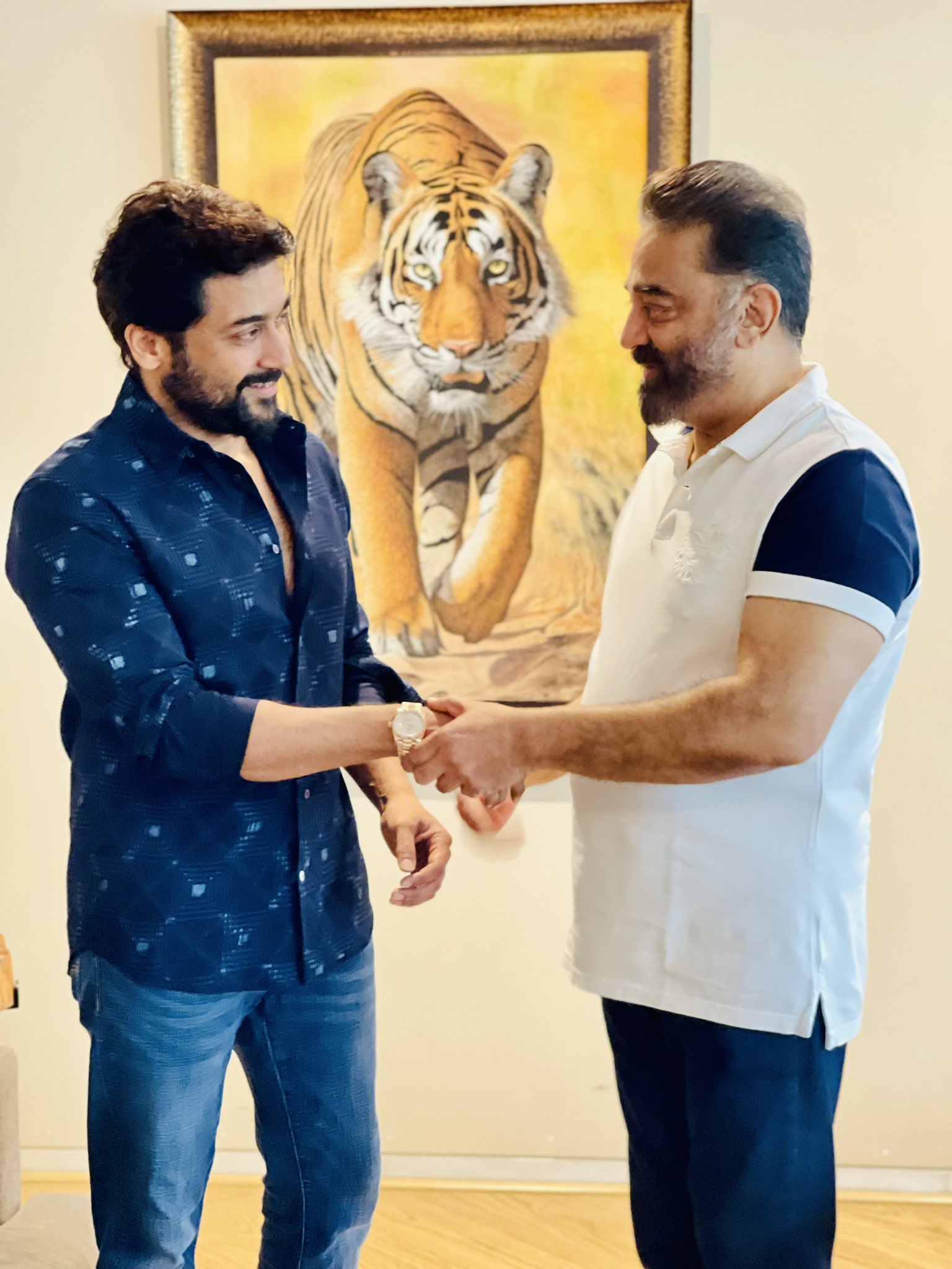 Suriya Fan Pageⱽᵃᵃᵈᶦⱽᵃᵃˢᵃˡ on Twitter: "RT @Suriya_offl: A moment like this makes life beautiful ...