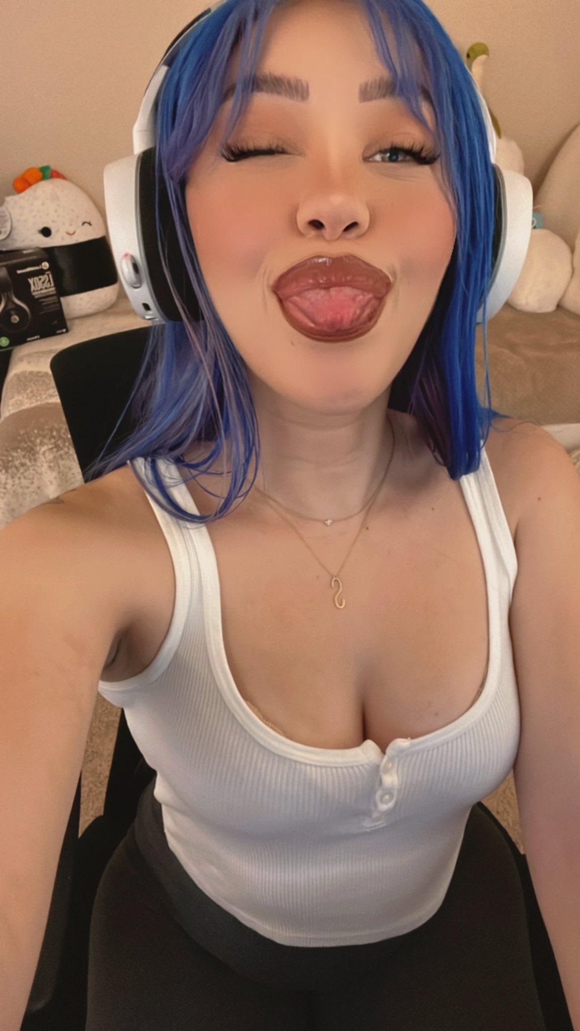 BadGalShay on Twitter: "Live with drinks & playing with @JSmooth ...