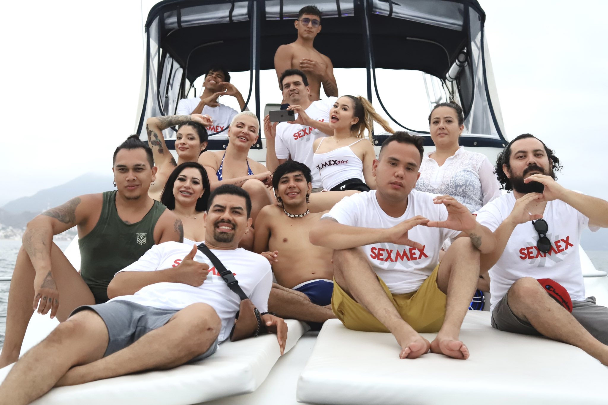 Foxxxesnbunnies On Twitter Andábamos En El Mar 🌊 Donde La Vida Es Más