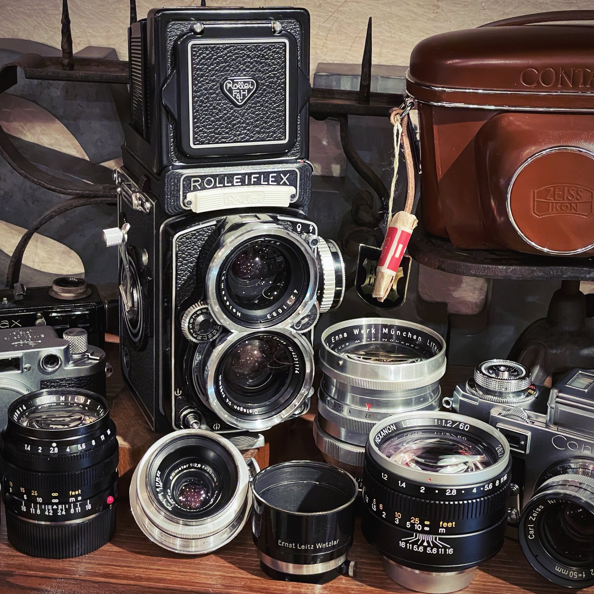 FLASHBACK CAMERA on Twitter: "綺麗なWideangle Rolleiflex、Contax IIIaは驚きの新同コンディションです！ https://t.co ...