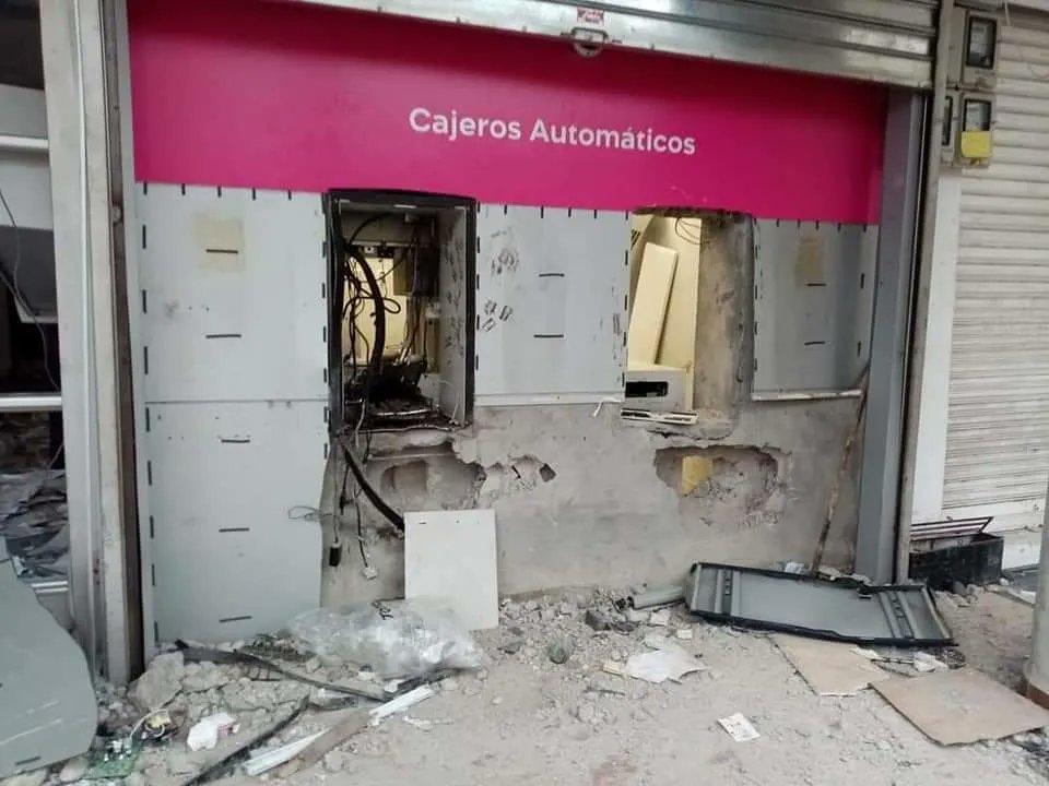 Paul Tutiven Fuentes On Twitter Así Amaneció La Agencia Del Banco