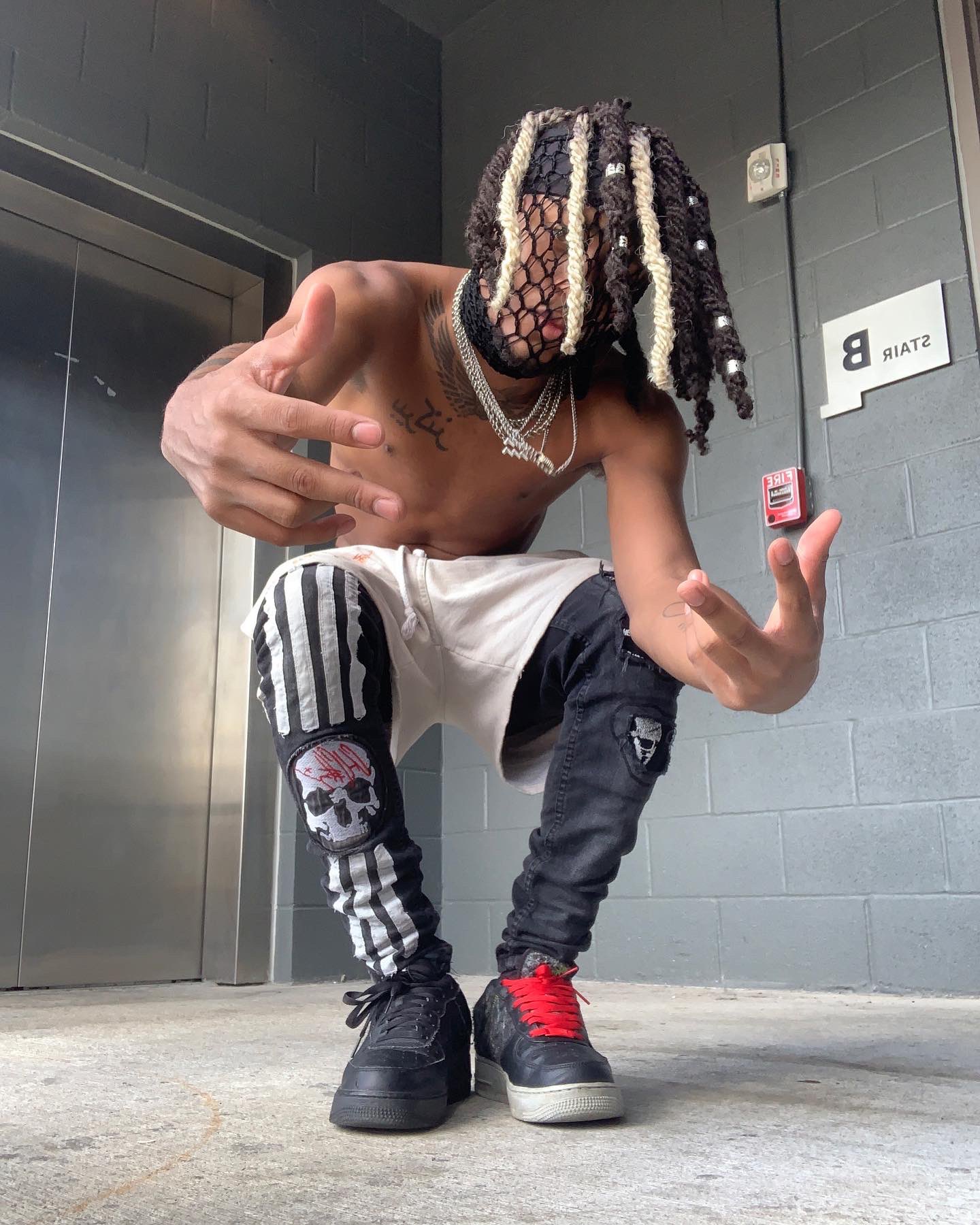 TW Pornstars - 2 pic. Munji. Twitter. 🖤🖤🖤. 4:00 PM - 22 Jun 2022