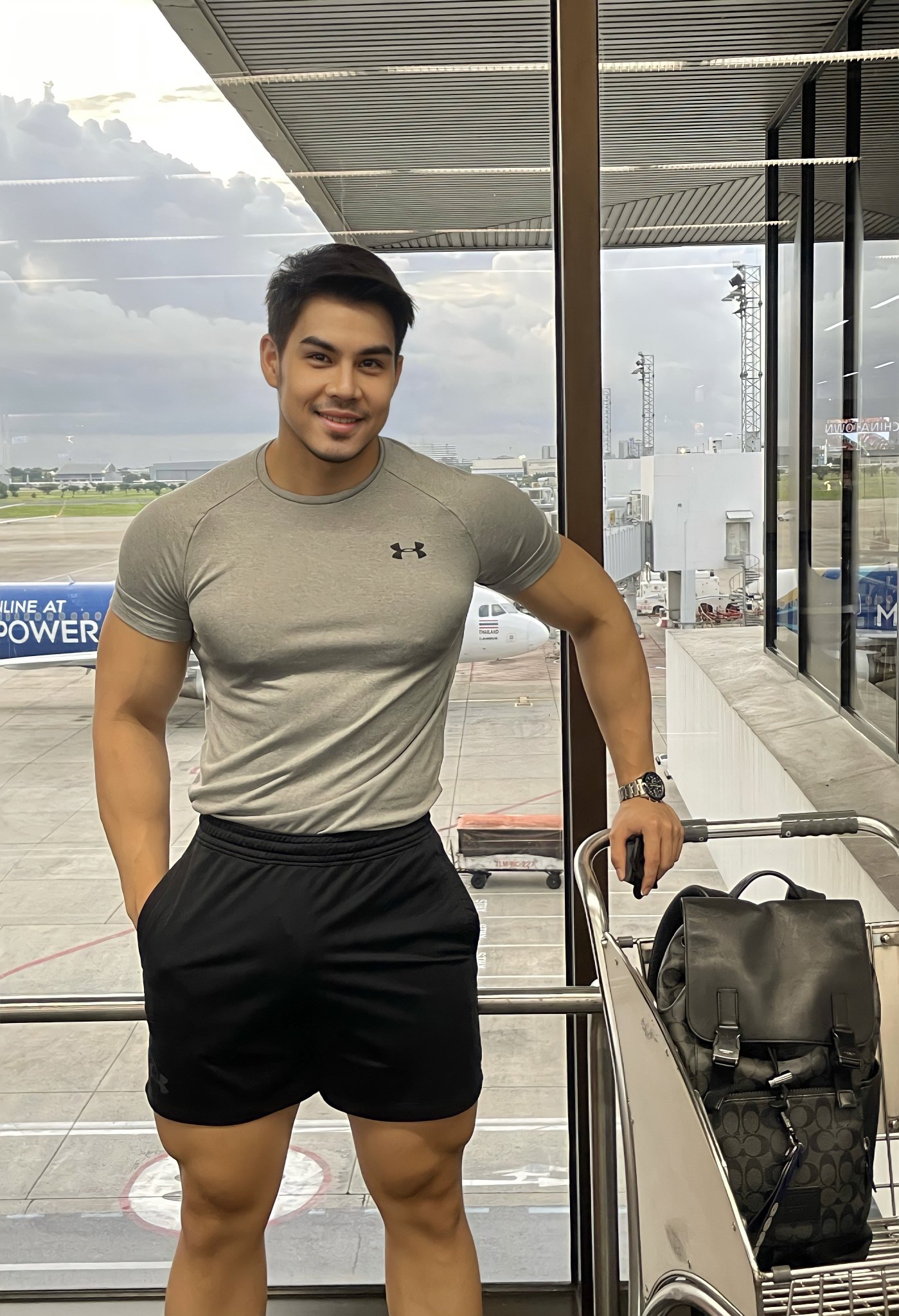 Nawin Wannvong on Twitter: "An early bird is about to fly to Phuket. ️🛫 https://t.co/VQgduWcsY3 ...