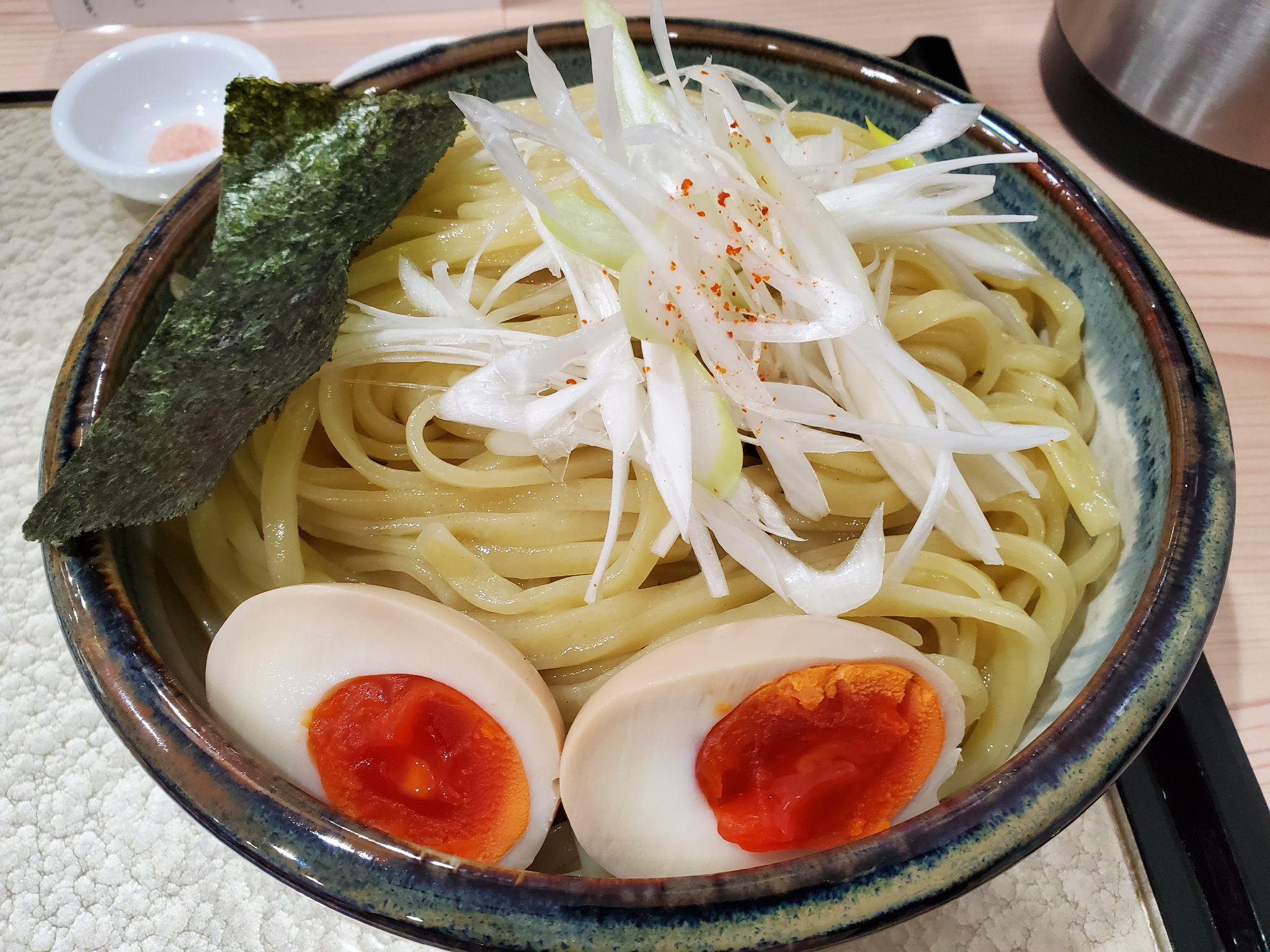 ヤボ夫 On Twitter お昼は武庫之荘の「つけ麺青木」にて牛醤油つけ麺を。つけ麺を「和」のテイストで仕立て上げた逸品。甘辛い醤油タレの中に漂う魚介の風味と仄かな柑橘系の香りが麺が持つ