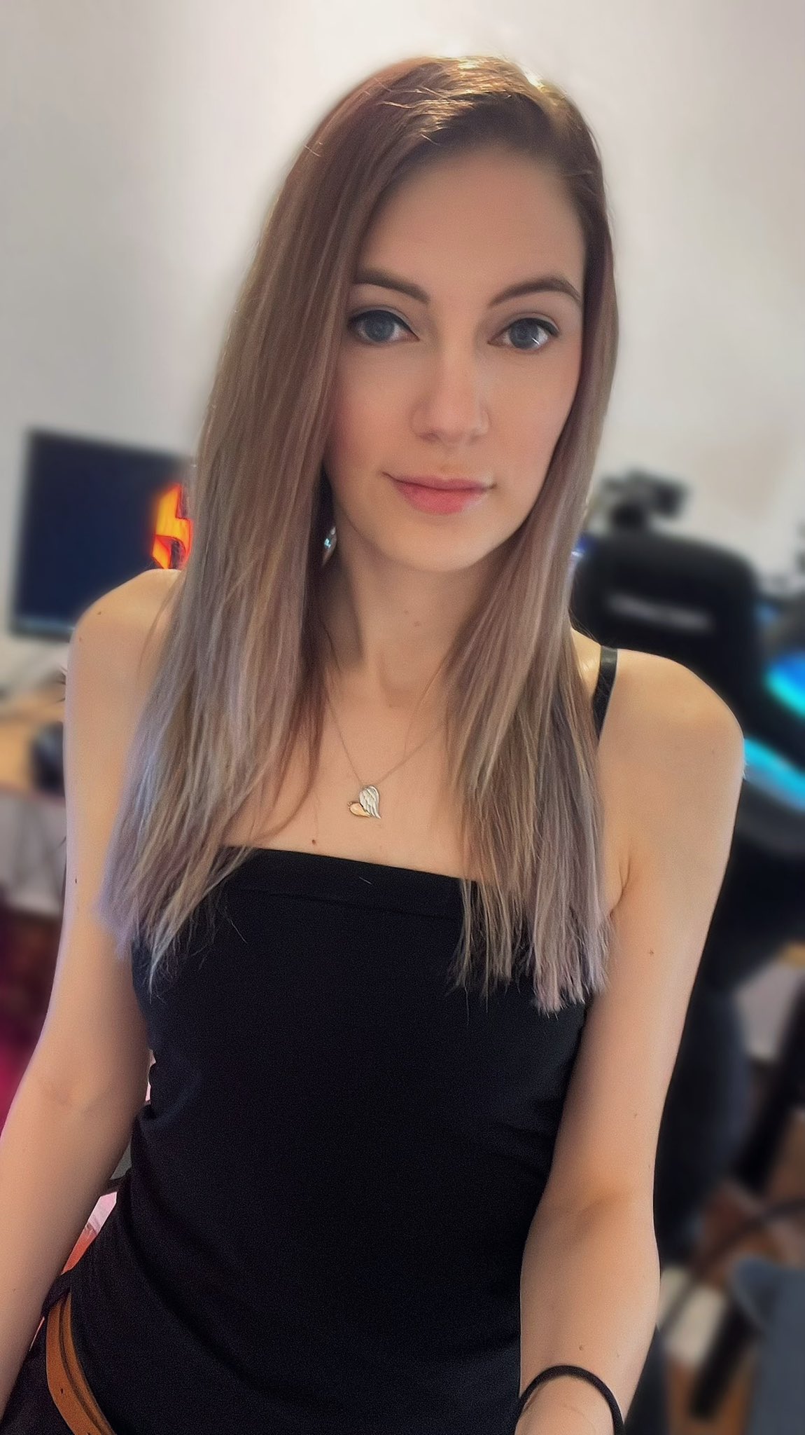 Lory on Twitter: "Bin jetzt live: https://t.co/b9jt0KKGjF Hole mir noch ...