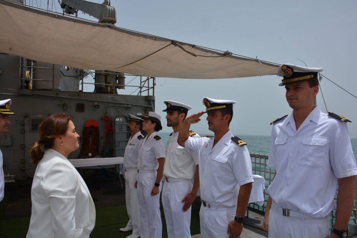 Defensa y Aviación 🇪🇸 on Twitter: "RT @EMADmde: El Patrullero #Serviola 🚢 recibe a bordo a la ...