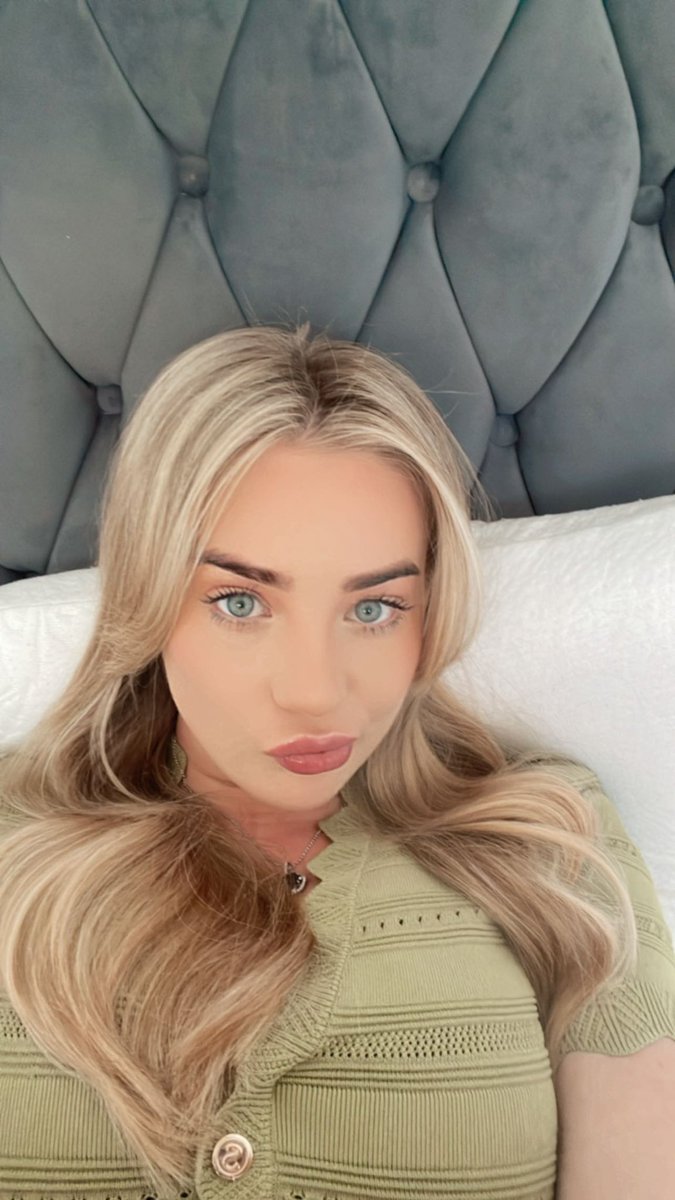 Bethany lily april @bethanylilya