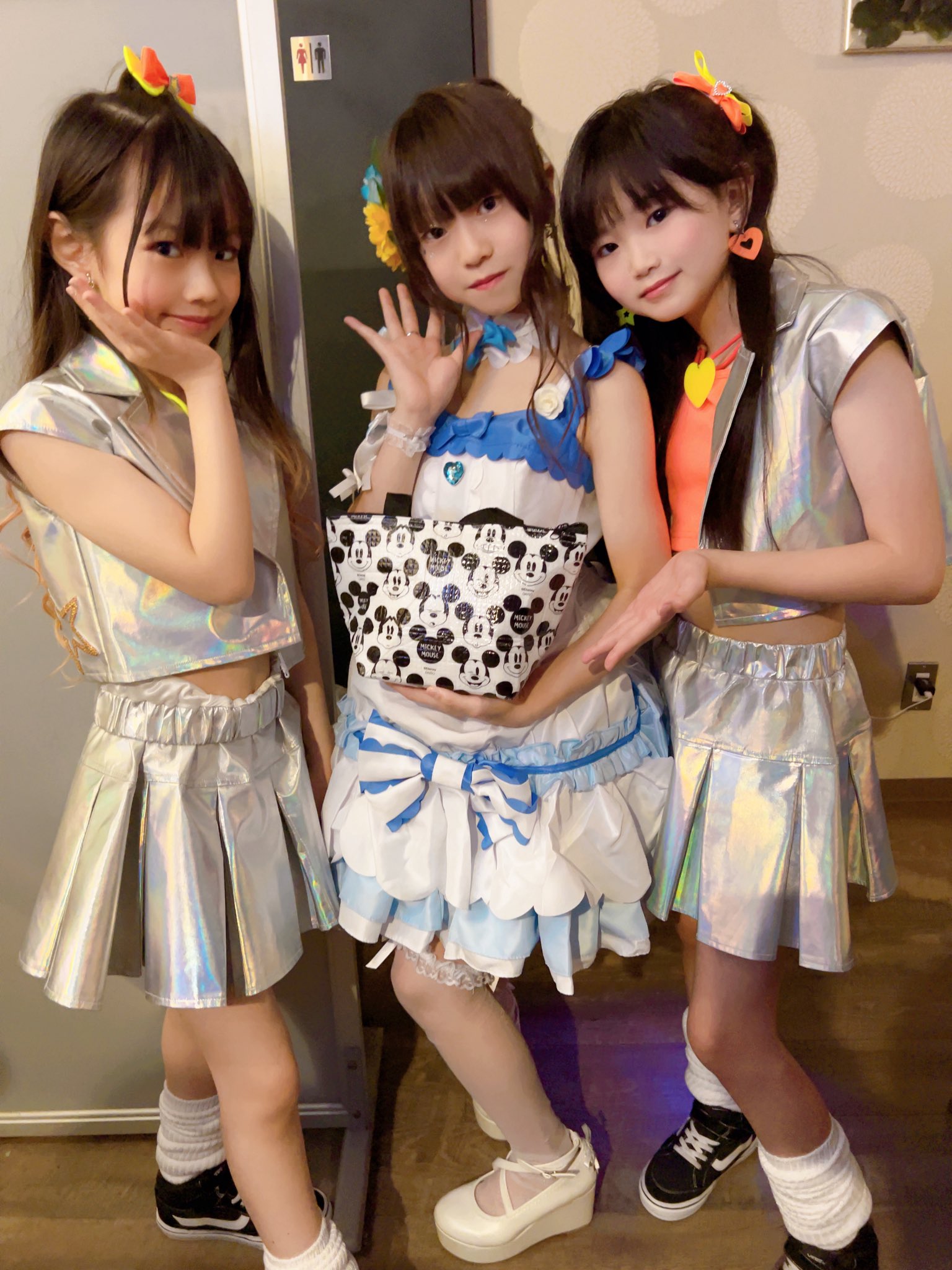 💙ここあ💙Kokoa🎂6/12生誕祭🎂 on Twitter: "ちびみに。♡誕生日プレゼント🎂🎁ありがとう🧡💛残りのライブがんばって楽しんでねー- ̗̀ ෆ( ˶'ᵕ'˶)ෆ ̖́ ...